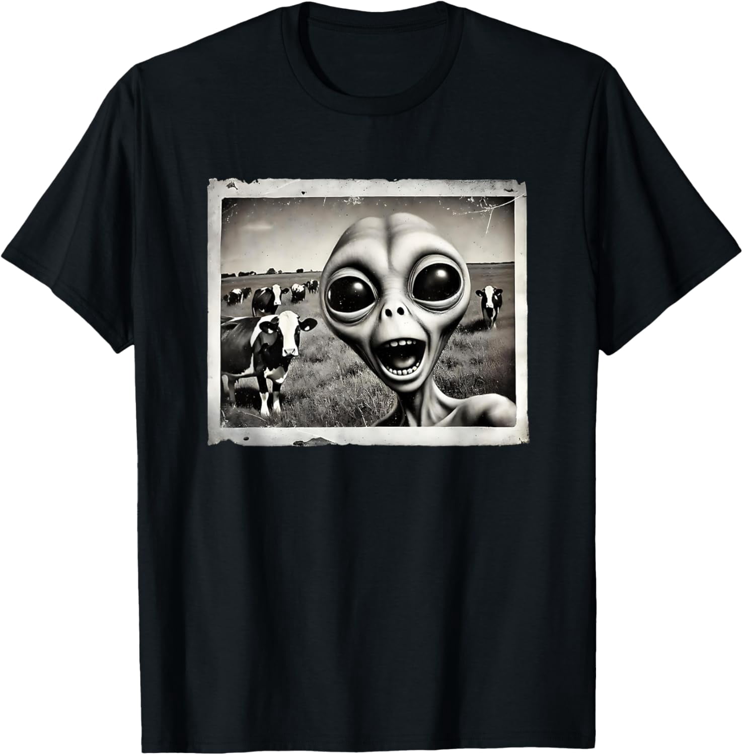 Funny Alien Selfie With Cows UFO Sci-Fi Humor T-Shirt - Walmart.com