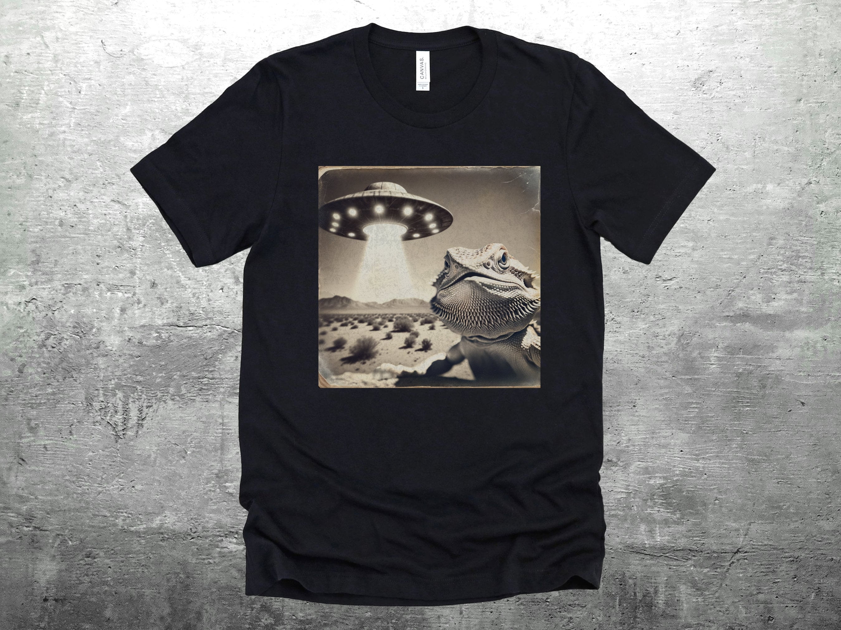 Funny Bearded Dragon Shirt, Beardie Selfie Picture, UFO, Weird Animal ...