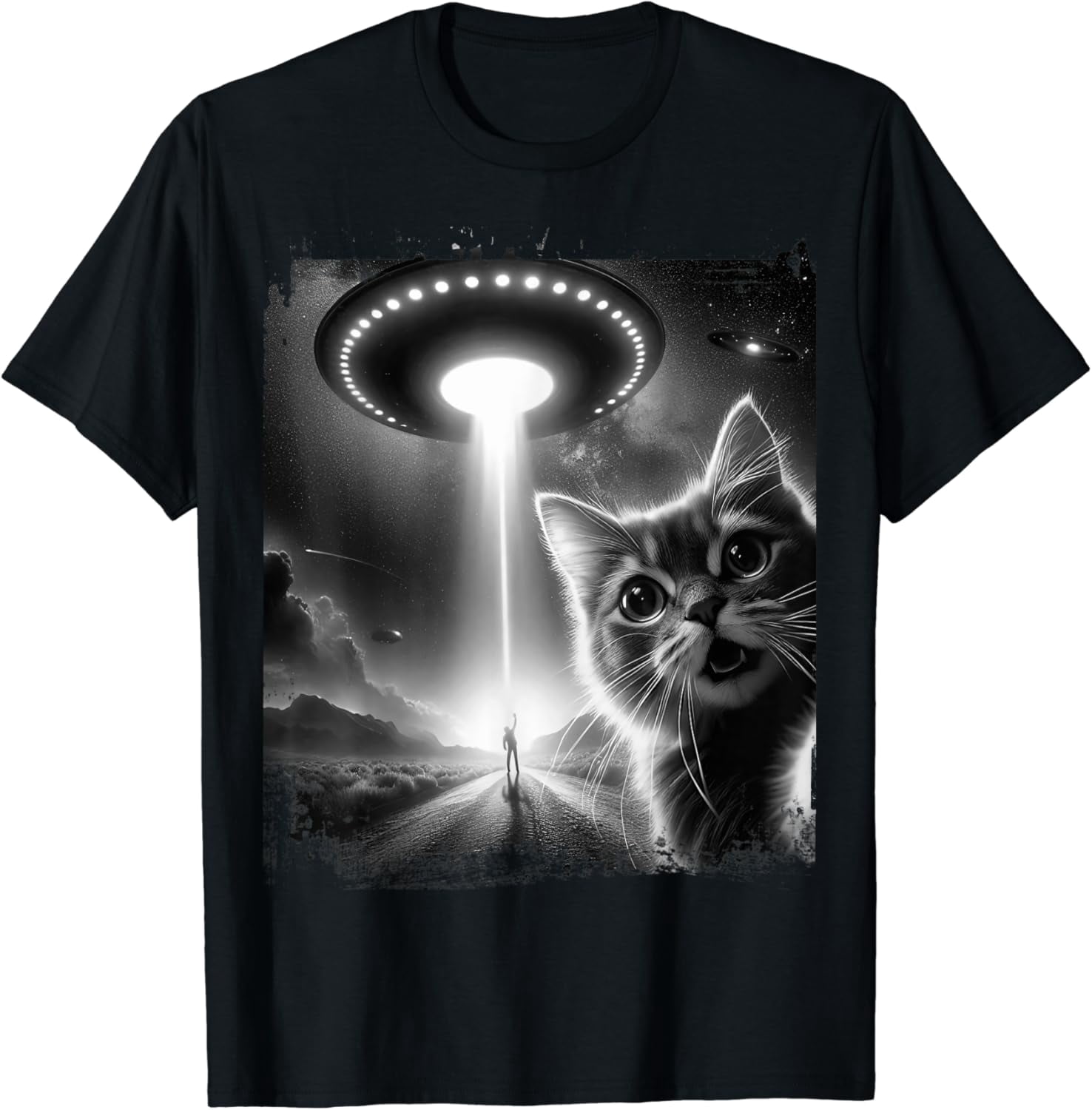 Funny Cat Selfie with UFOs Abduction Aliens T-Shirt - Walmart.com