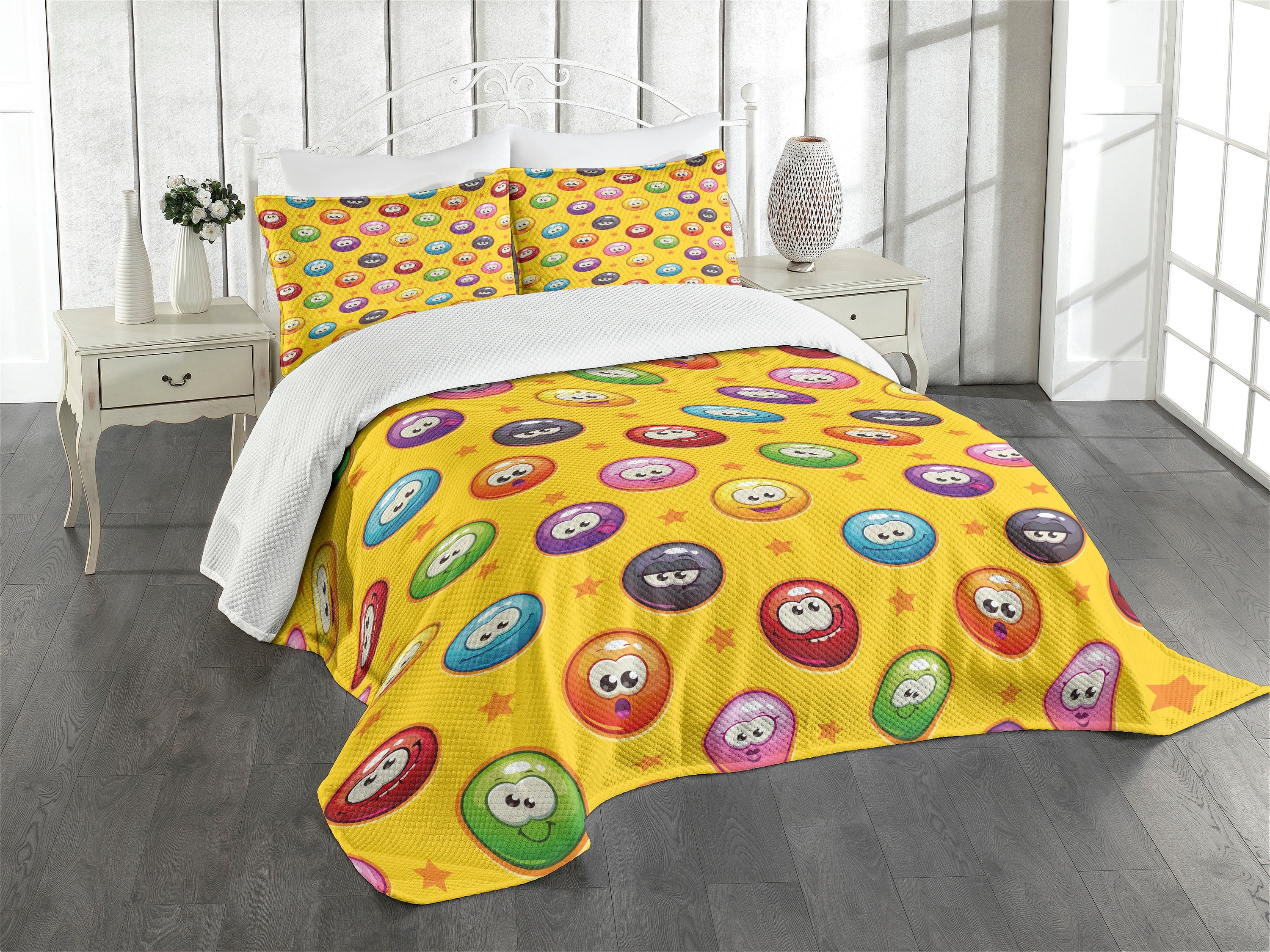 Funny Face Bedspread, Smiling Surprised Grumpy Sad Happy Mood ...