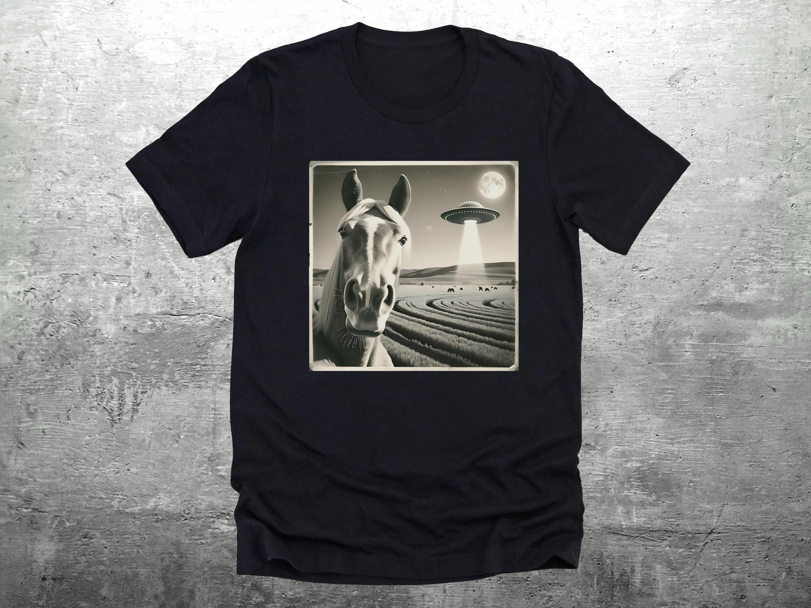 Funny Horse Shirt, Horse Selfie Picture, UFO, Weird Animal Shirt, Funny ...