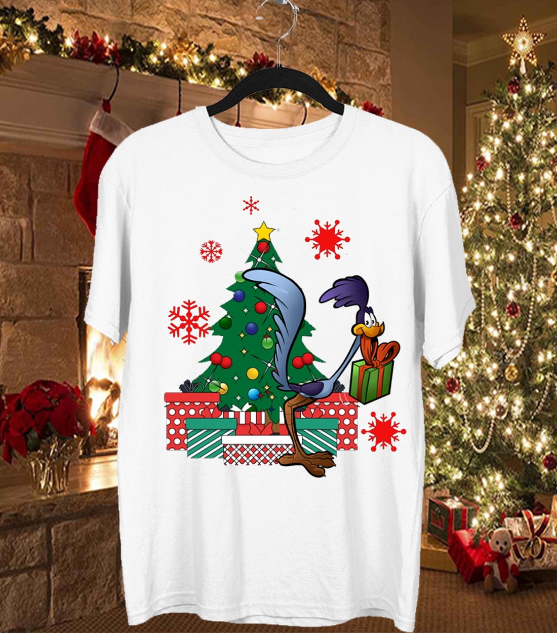 Funny Movie Wile E Coyote and the Road Runner Christmas T Shirt EG981 ...