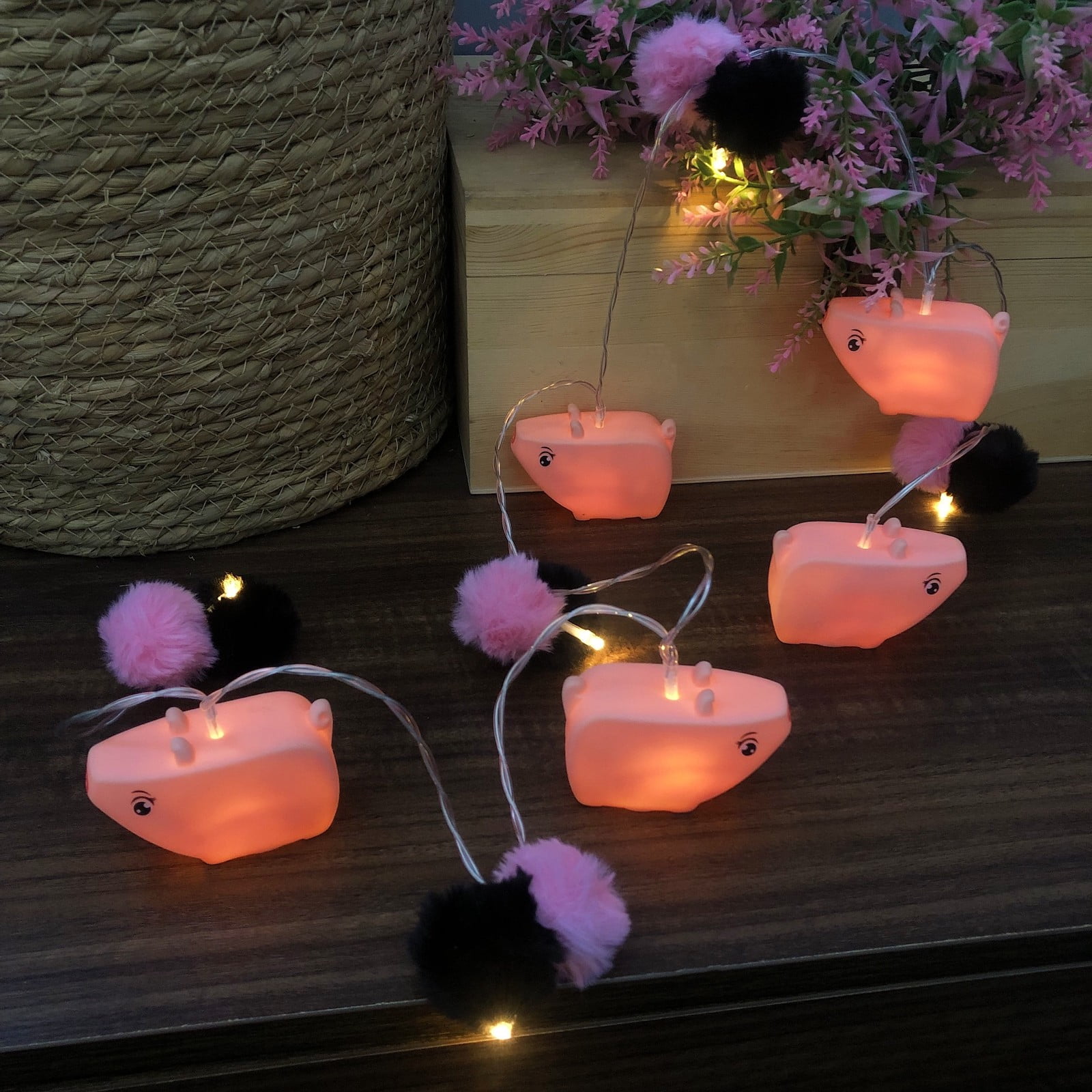 Funny Pig String Lights, 1.65M 10 LED Piglet Fairy Lights with Pom Poms ...
