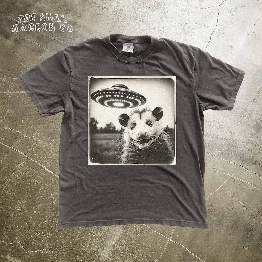 Funny Possum Ufo Shirt, Vintage Opossum Alien Abduction T-Shirt ...