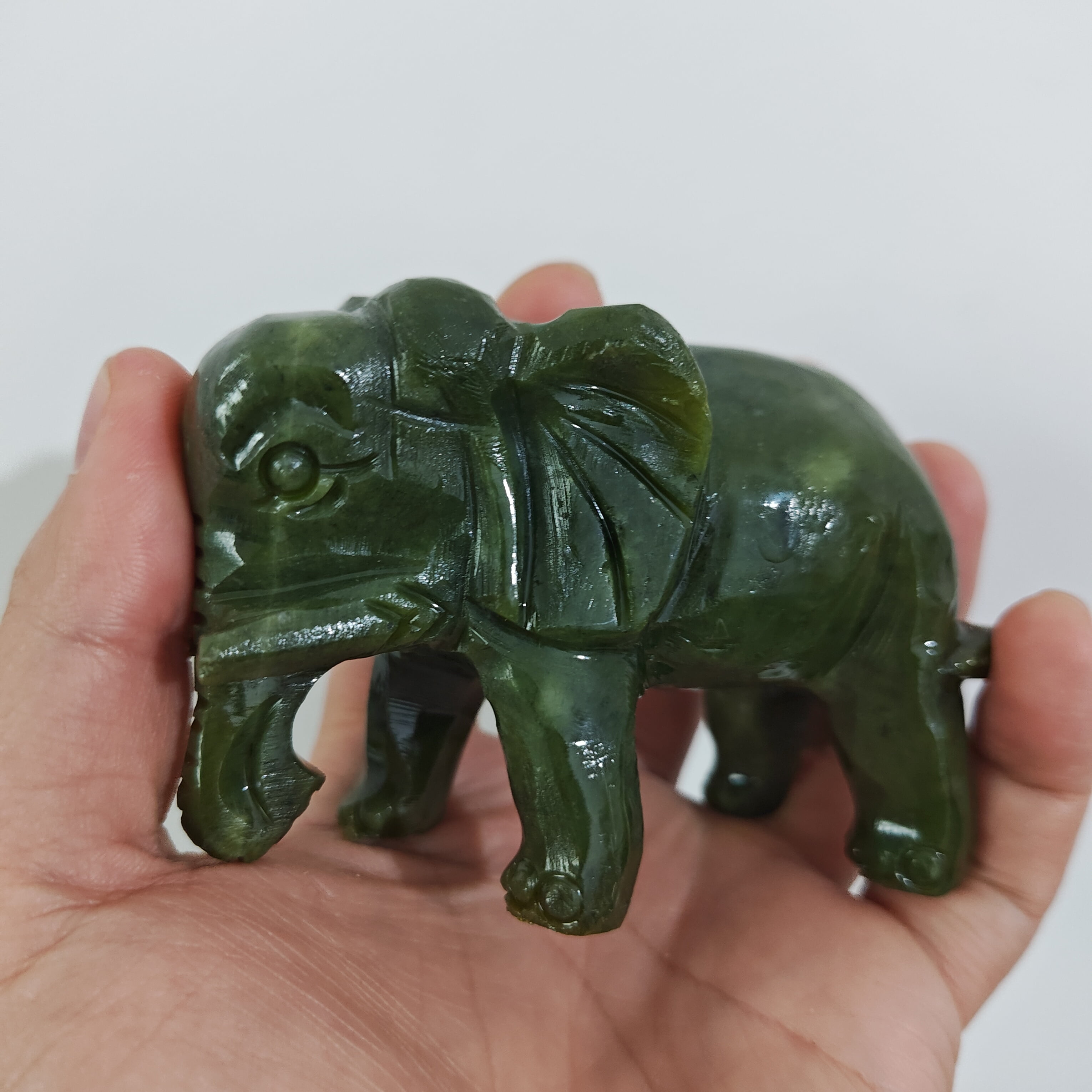 Funny crystal green Jade Elephant Statue Handcrafted Home Decor Artwork ...