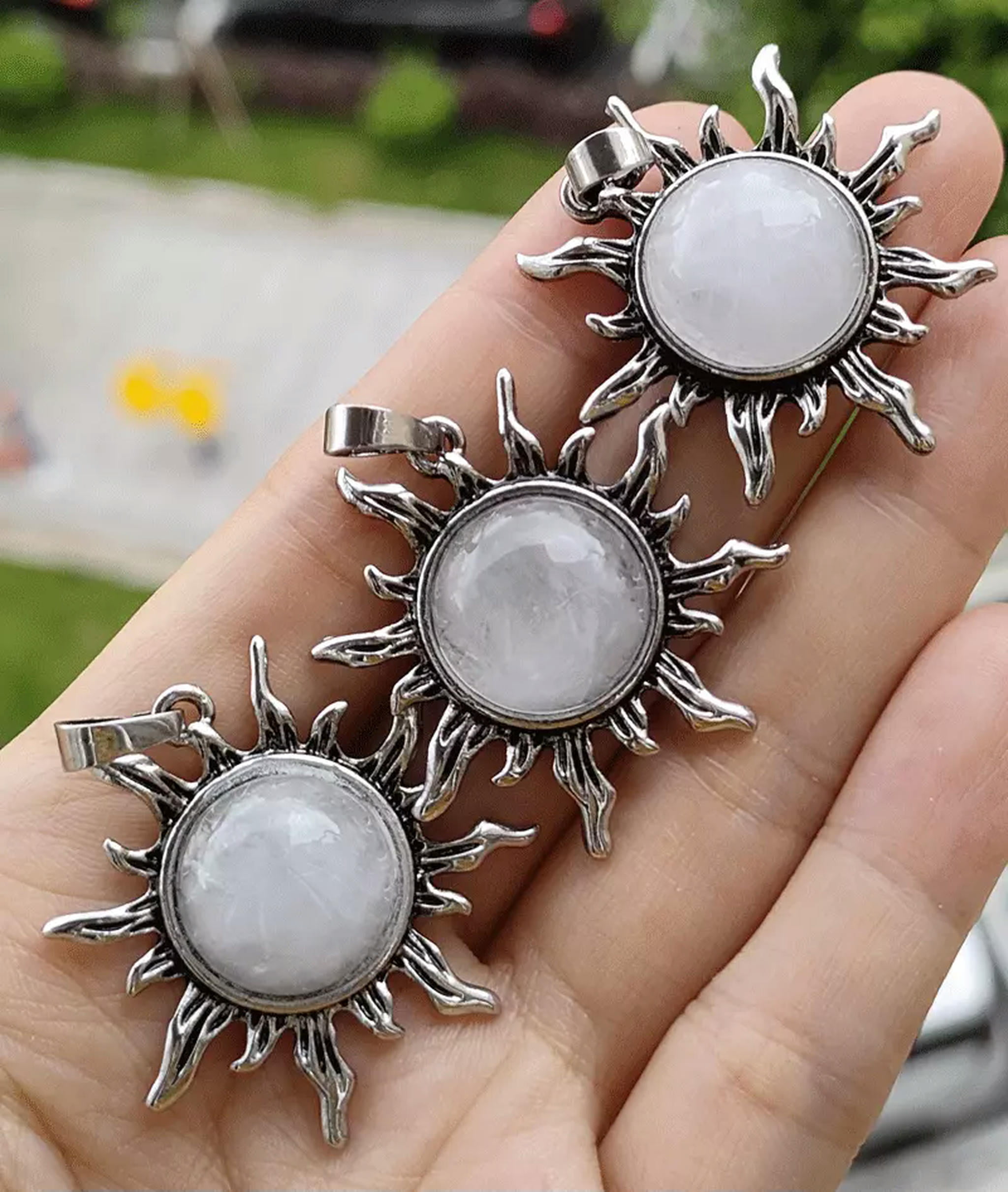 GAVONO 10pcs Rock Quartz Gems Sun Pendants Chakra Energy Reiki Healing ...