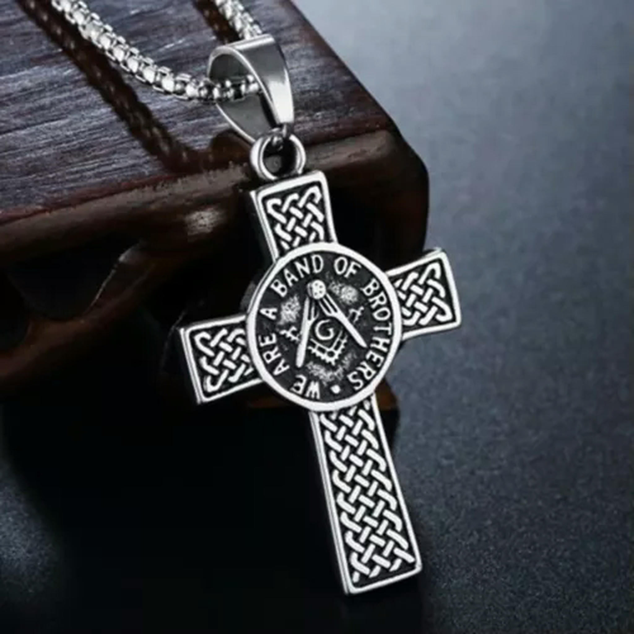 GAVONO Mens Freemason Masonic Square and Compasses Cross Pendant ...