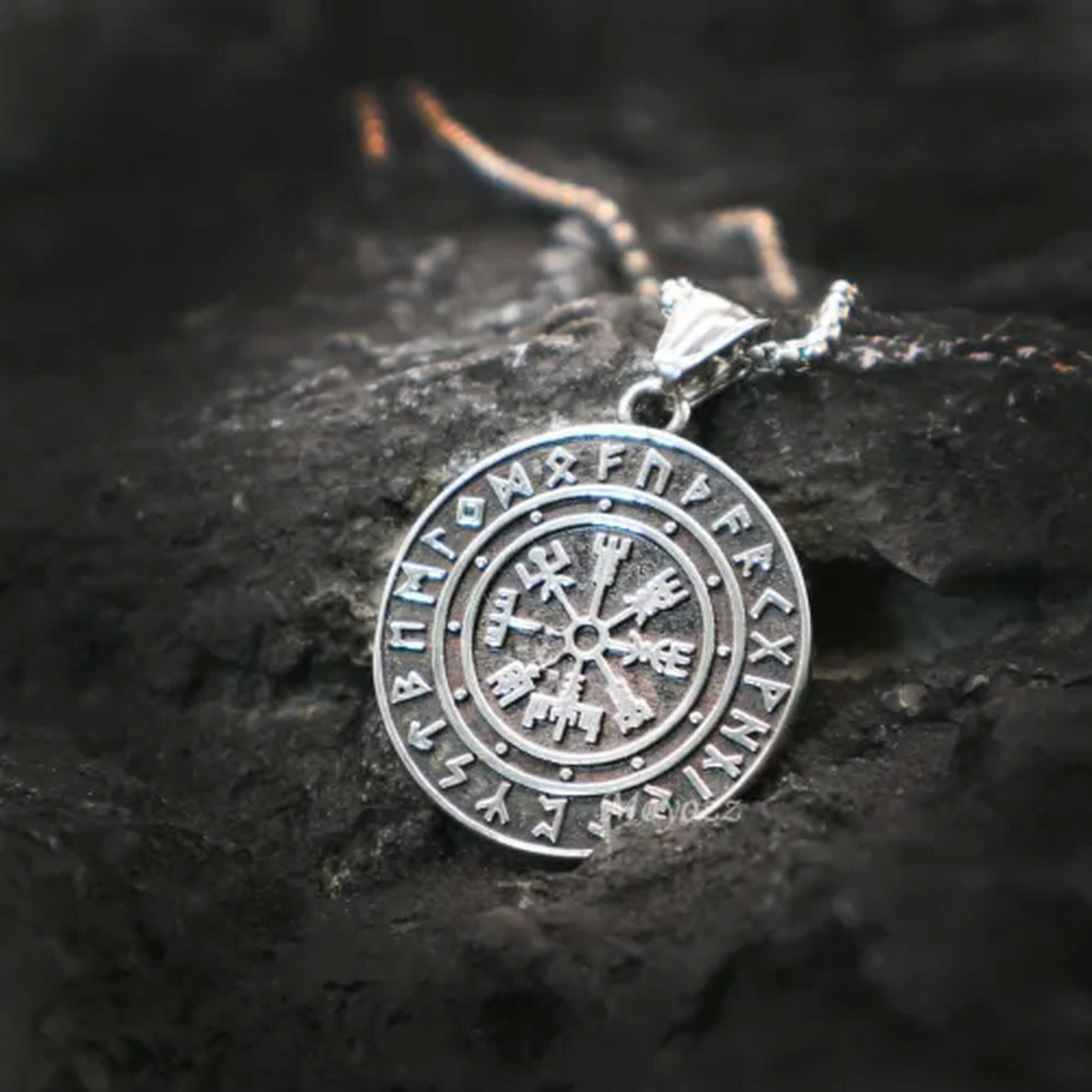 GAVONO Norse Viking Compass Vegvisir Rune Pendant Necklace Sigil ...