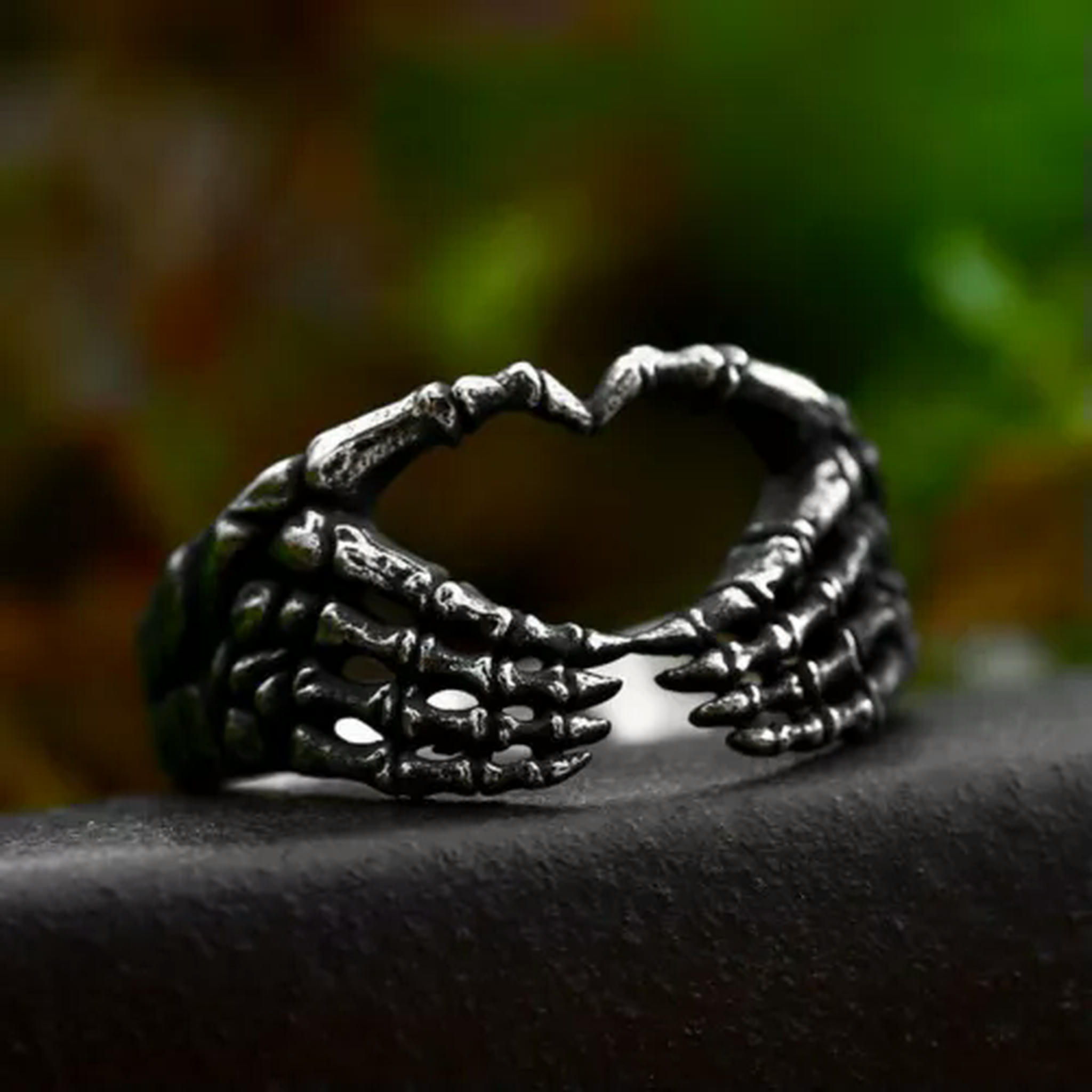 GAVONO Stainless Steel Ring Retro Skeleton Hand Bone Love Ring for Men ...