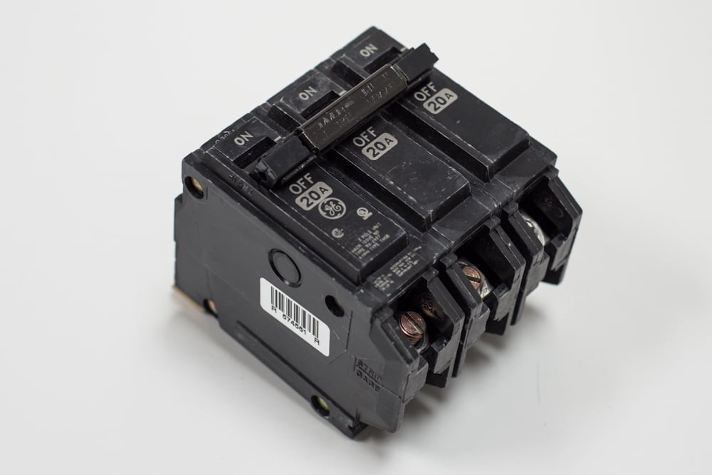 GE 15A AMP 3P POLE 22kA@240V BOLT ON CIRCUIT BREAKER - THHQB32015 - NNB ...