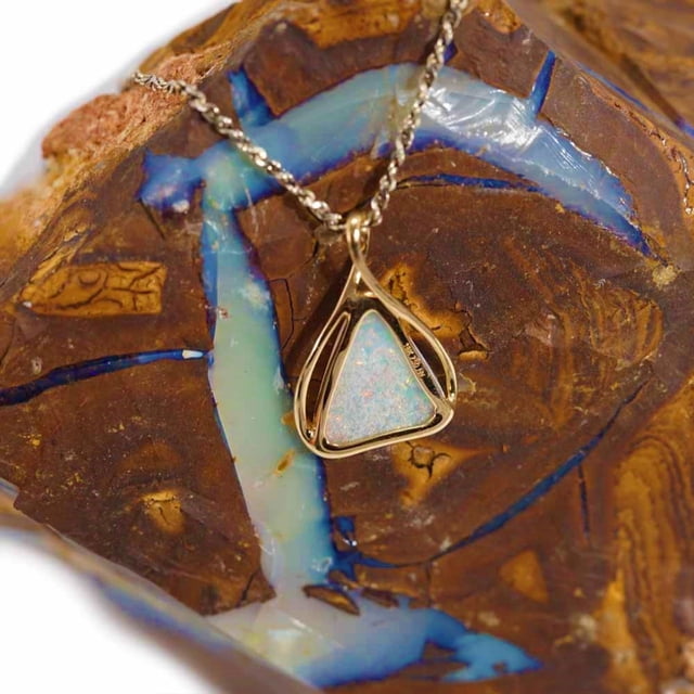 GOLD FIRE DANCE 18KT GOLD NATURAL SOLID AUSTRALIAN WHITE CRYSTAL OPAL ...