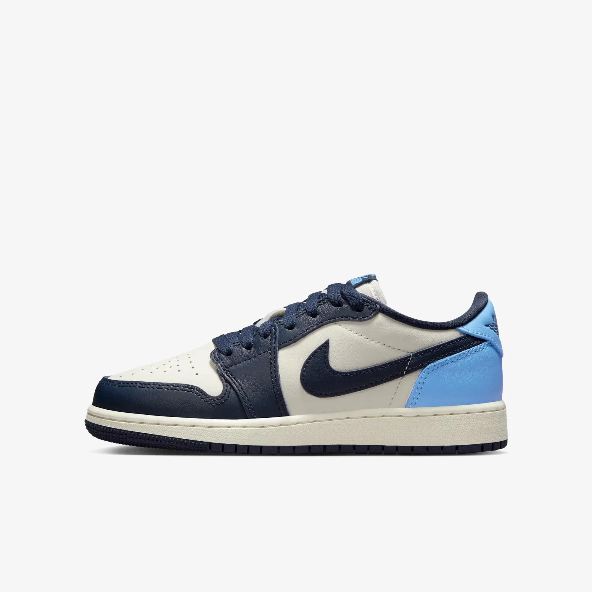 (GS) Air Jordan 1 Low OG 'UNC / Obsidian' (2025) CZ0858-400 - Walmart.com