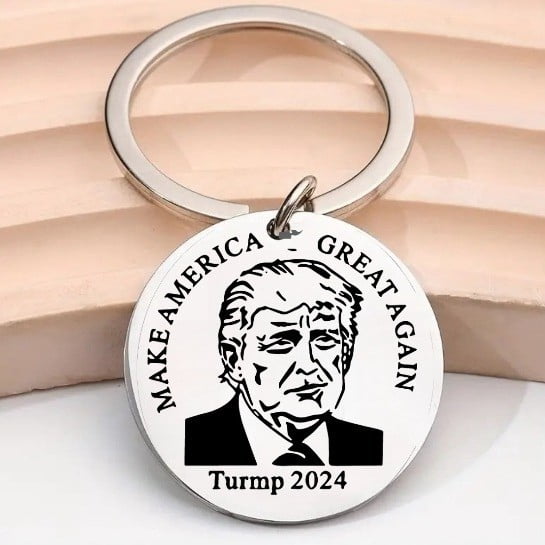 GUDRTFIS Trump 2024 Flag Keychain - Trump Make America Great Again ...