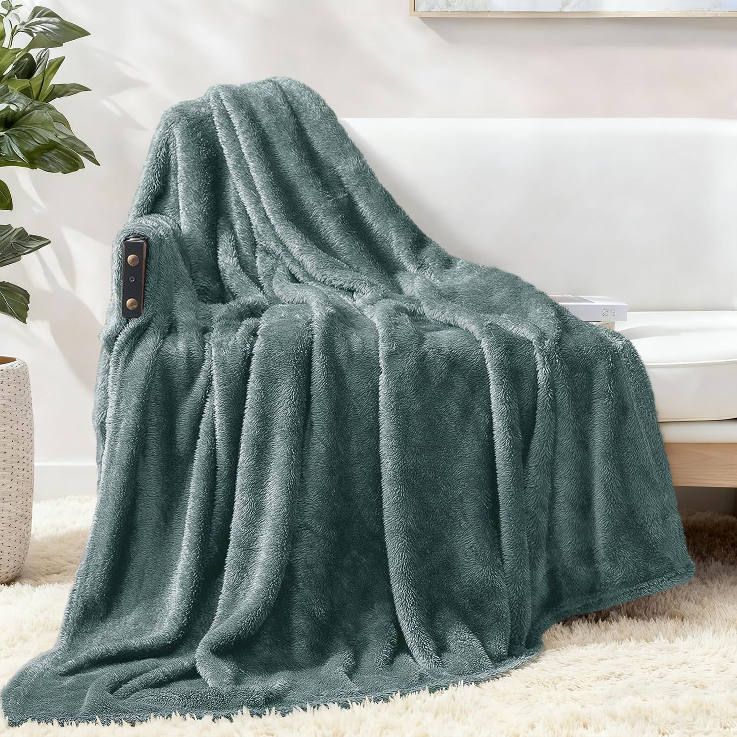 GZhLonKiMa Plush Fuzzy Fleece Throw Blanket Extra Large, Super Soft, Fluffy and Warm Blankets ...