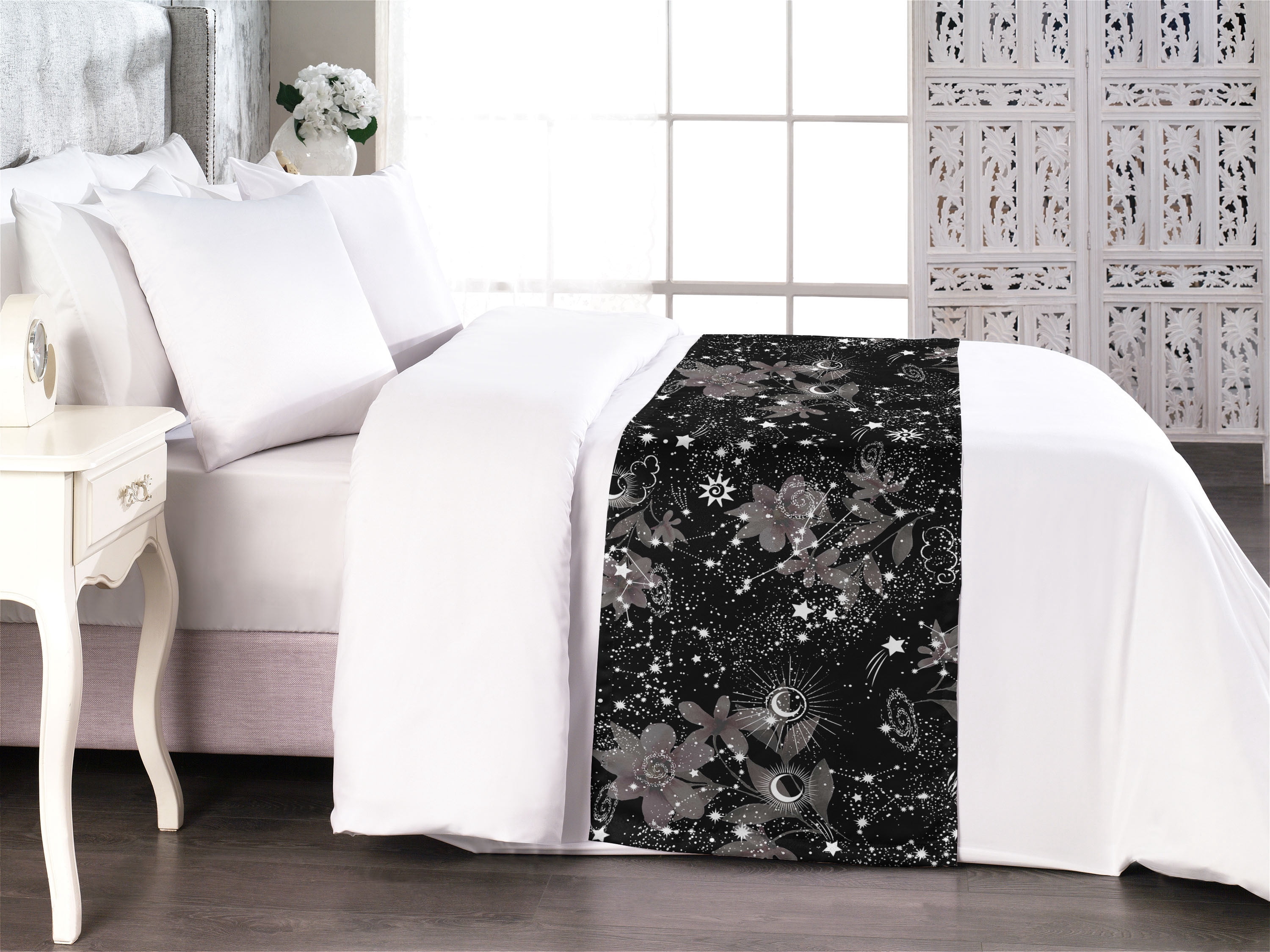 Galaxy Bed Runner, Astro Art Inspired Roses and Outer Space Themed ...
