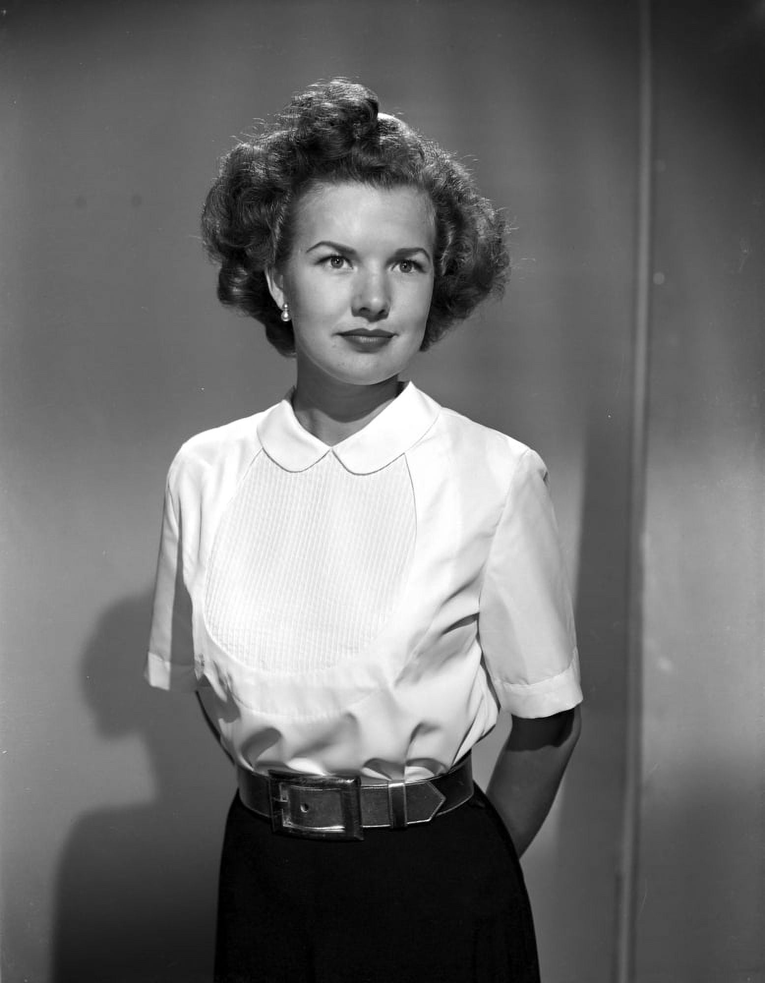 Gale Storm Posed in Classic Photo Print (24 x 30) - Walmart.com