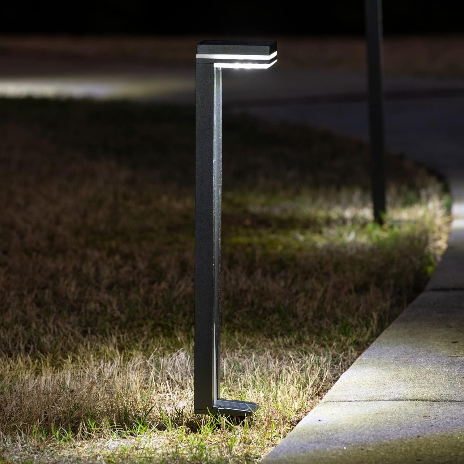 Gama Sonic Sentry Solar Outdoor Pathway Lamp, Heavy Duty Cast Aluminum ...