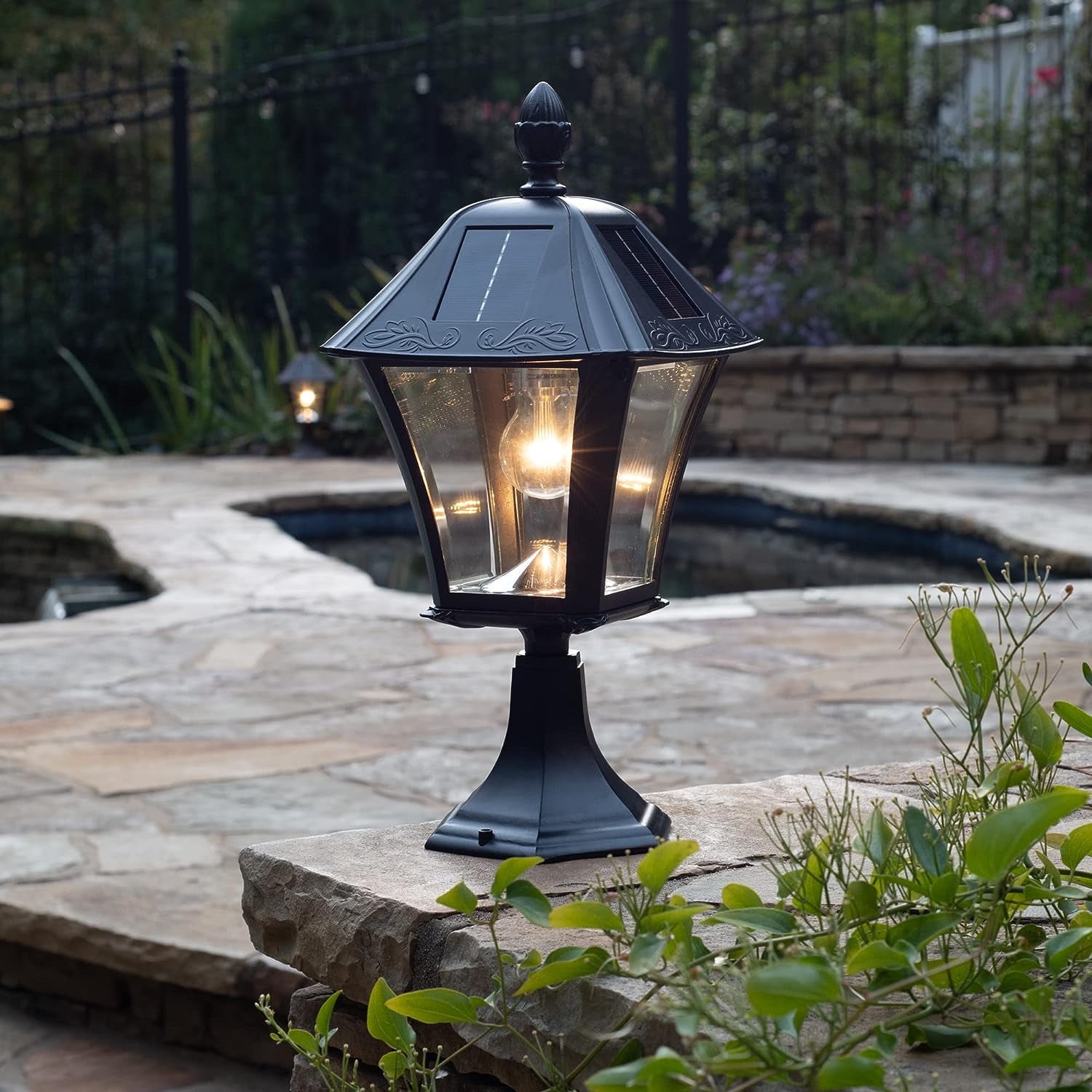 Gama Sonic Solar Outdoor Light Post, Baytown Bulb, Black Cast Aluminum ...