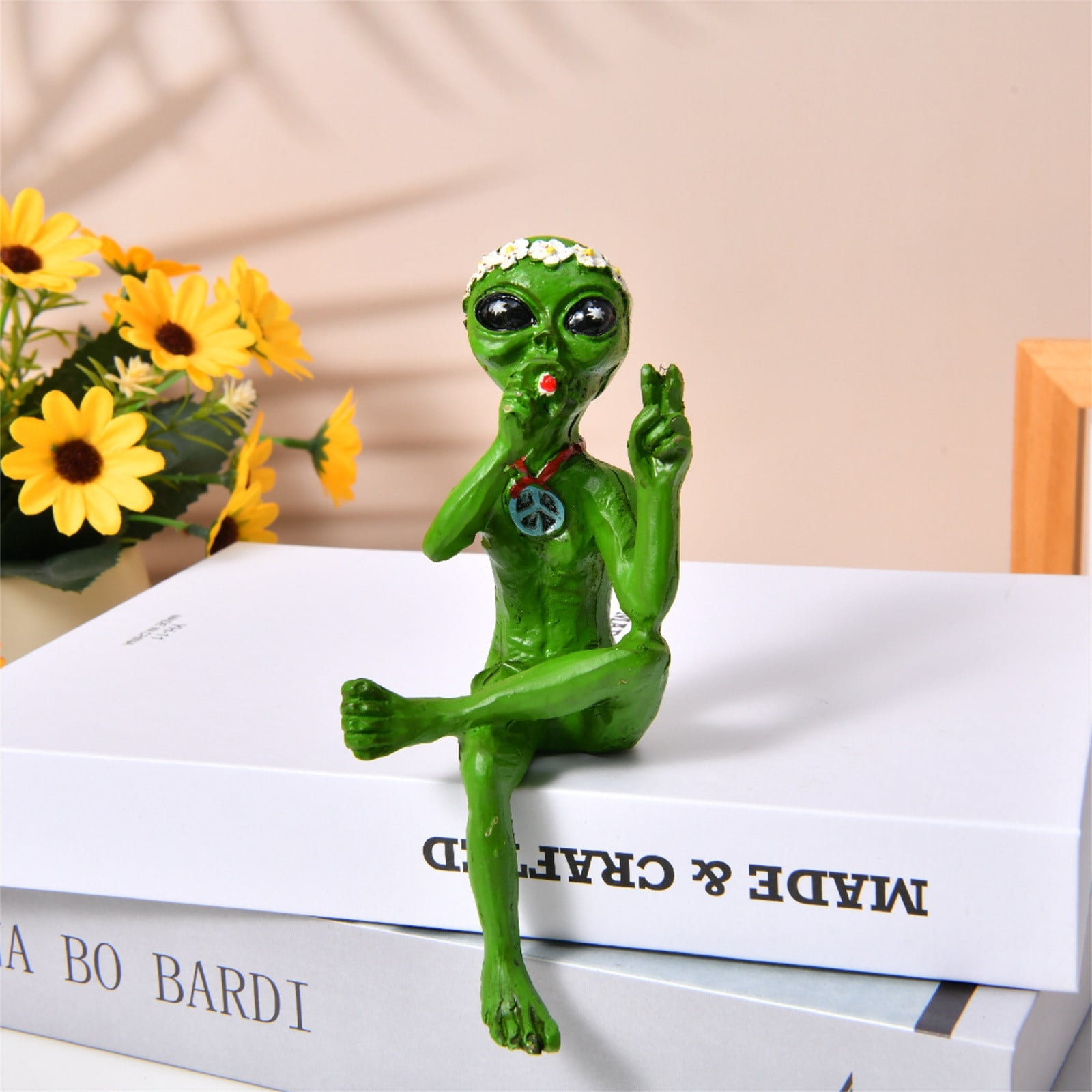 Garden Alien Statue, DIY Resin Figurine Garden Ornament for Patio, Lawn ...