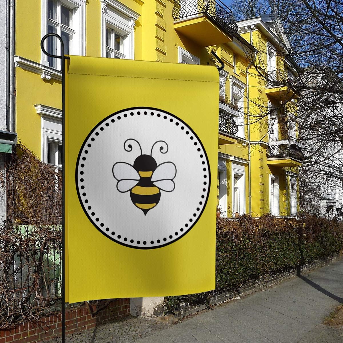 Garden Flags, Cartoon Bee On Yellow Garden Flag, Yard Decorations ...
