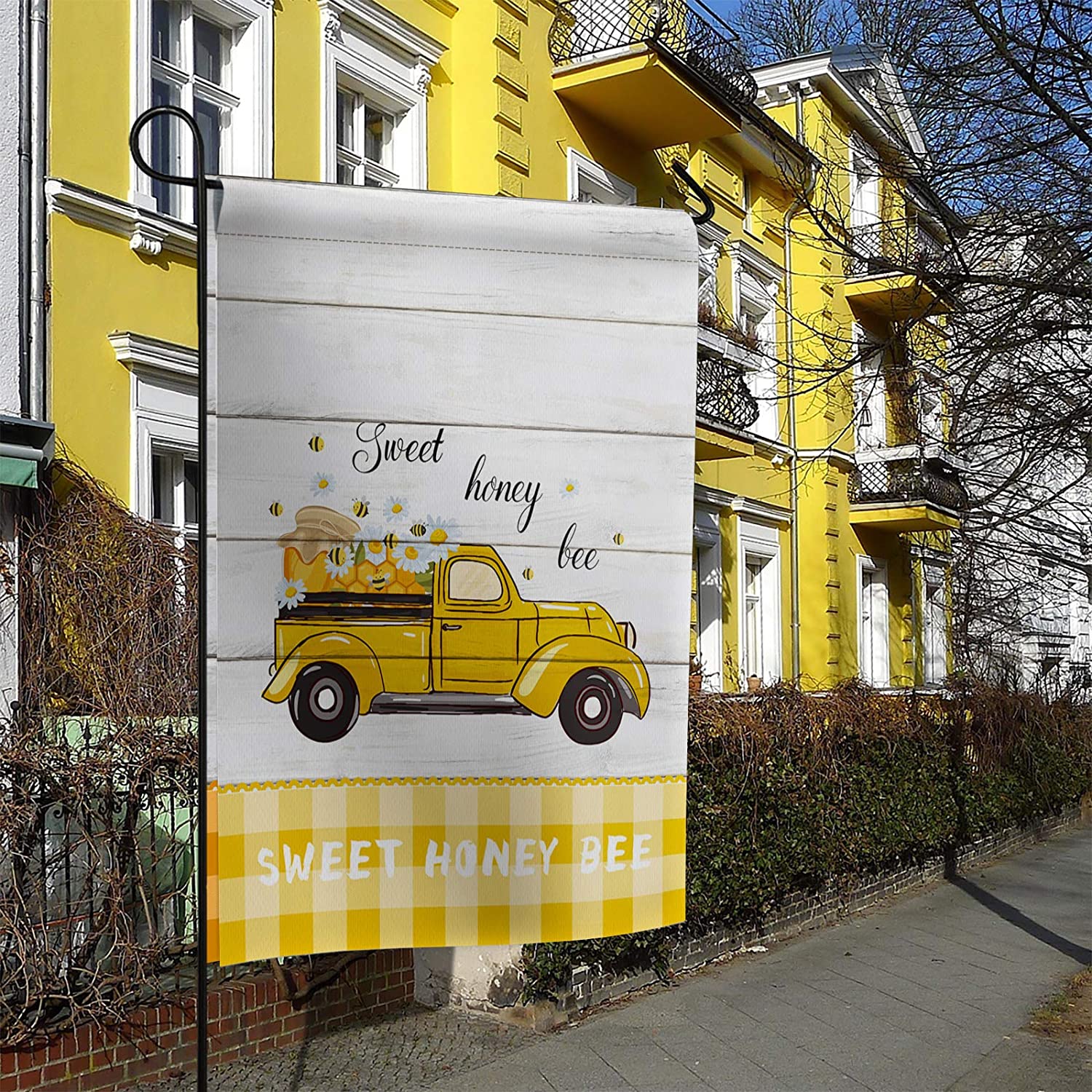 Garden Flags, Sweet Honey Bee A Truck With Honey Daisy On Wood Garden ...