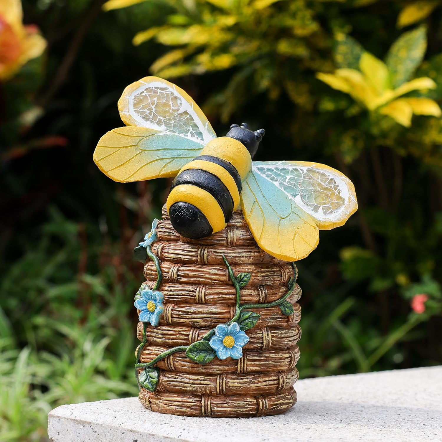 Garden Statue Bee Decor-Outdoor Statue Bees Decorations-Solar Garden ...