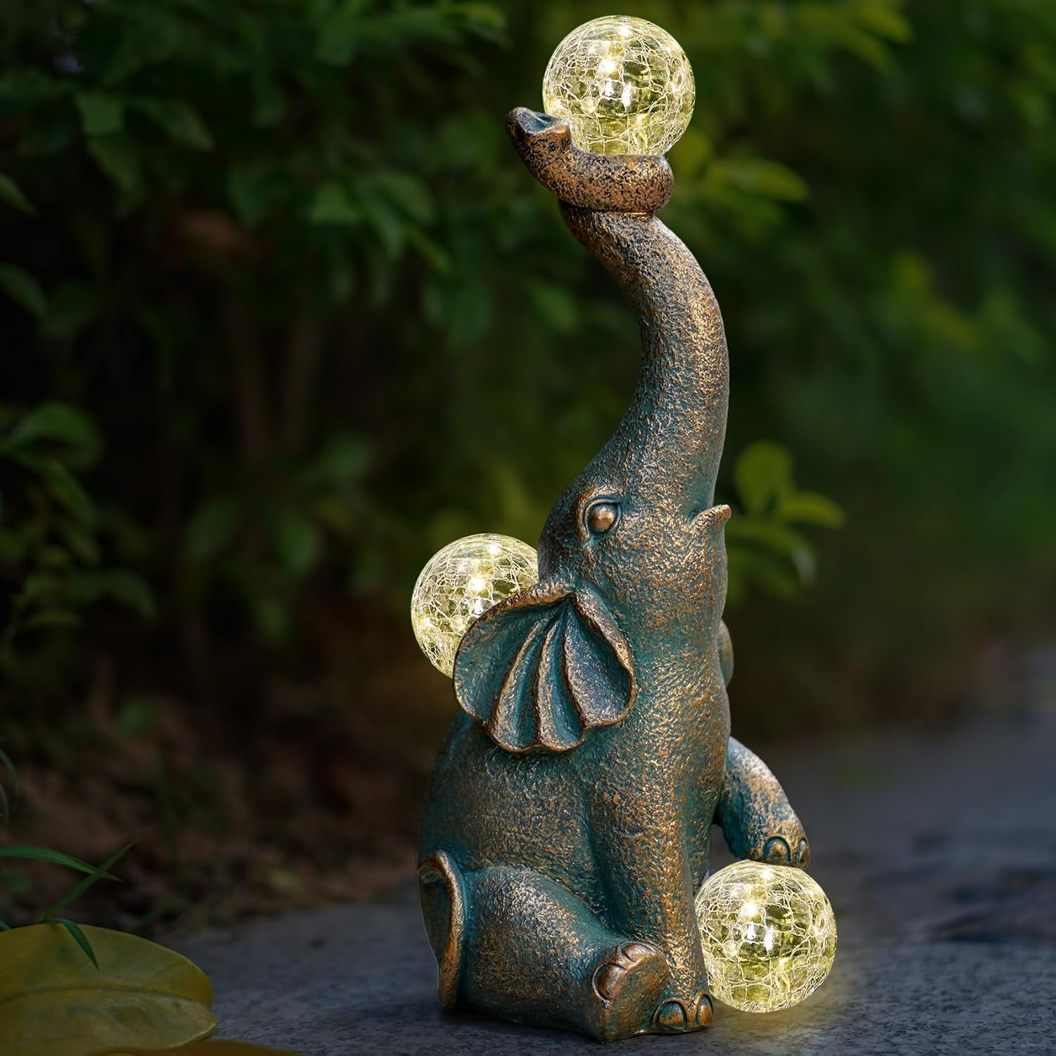 Garden Statue with Solar Lantern Outdoor Statue Yard Lawn Ornaments ...