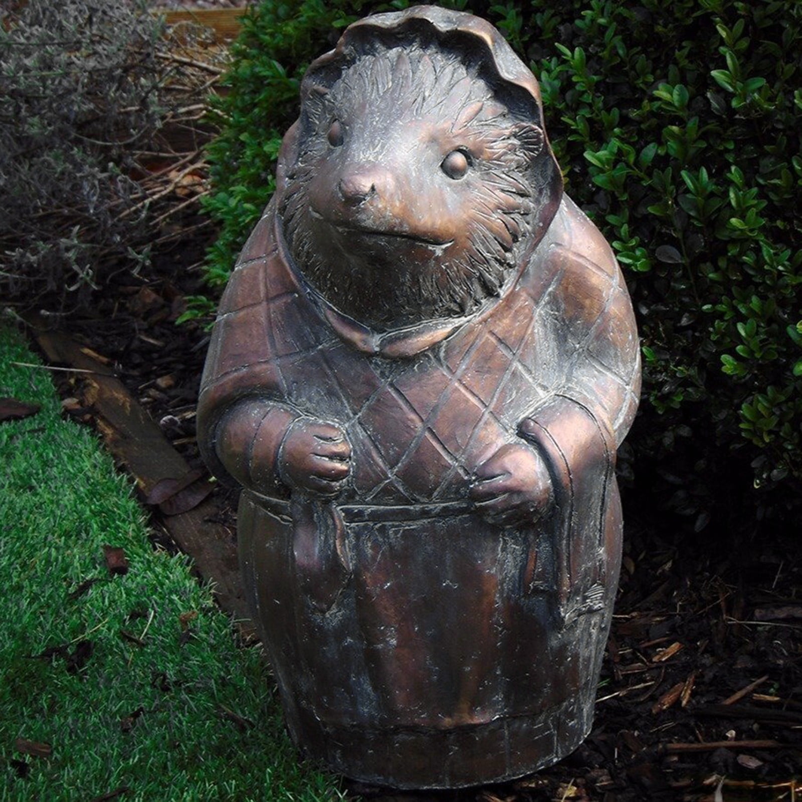 Garden Statues Rabbit with Solar Lantern Outdoor Bunny Figurines ...