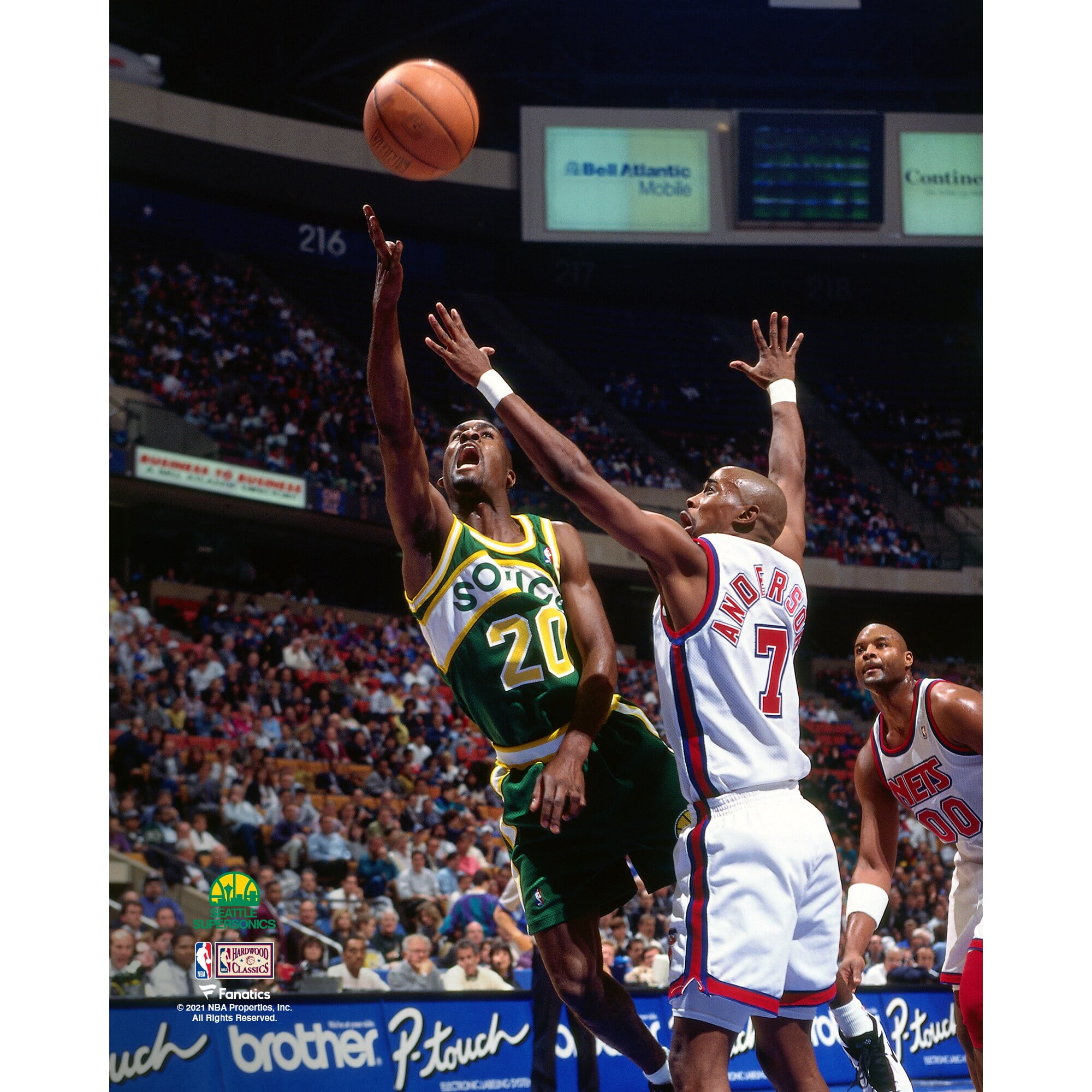 Gary Payton Seattle SuperSonics Unsigned Hardwood Classics Layup Over ...