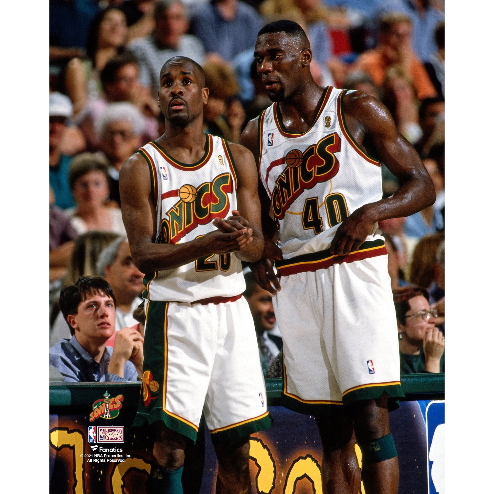 Gary Payton Seattle SuperSonics Unsigned Hardwood Classics Talking With ...