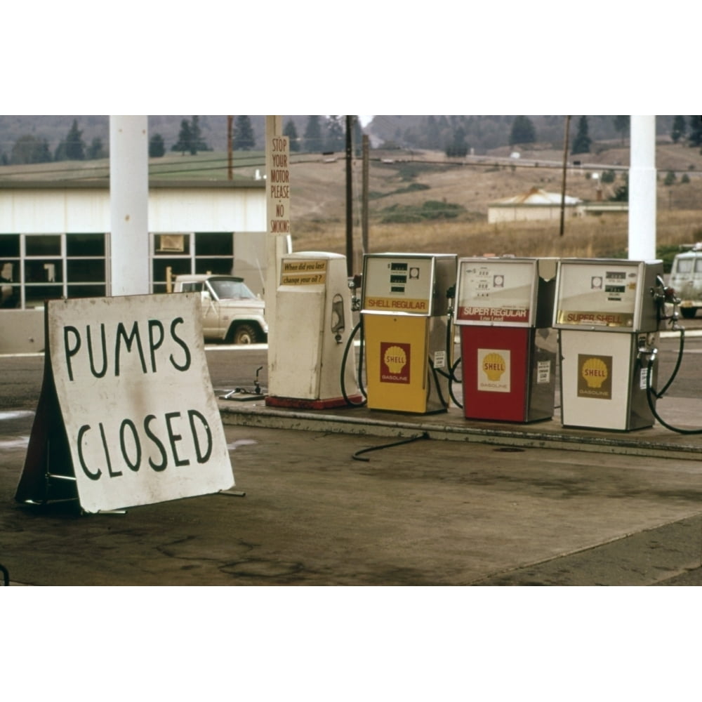 Gas Station With Closed Pumps Along Interstate Route 5 In Oregon Sept ...