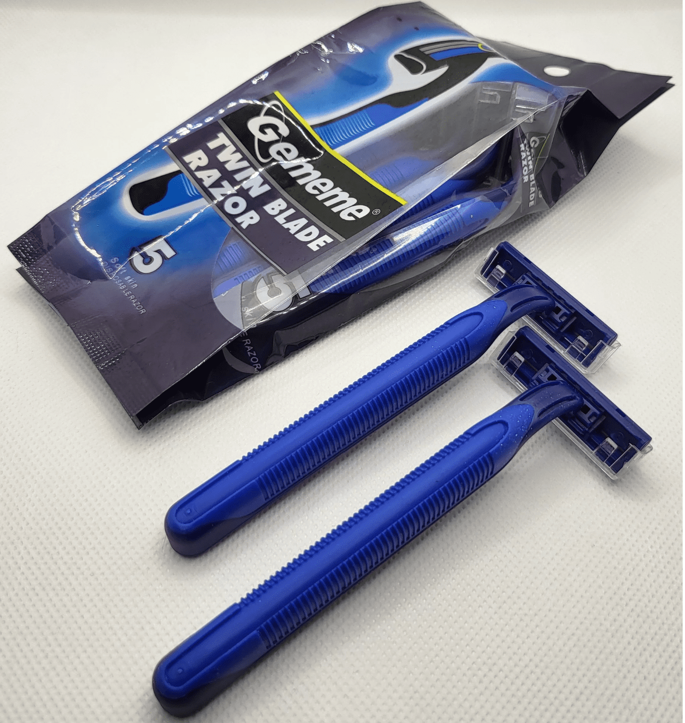 Gememe Twin Blade Razors ⏐ Soft Skin Disposable Razors for Men ...