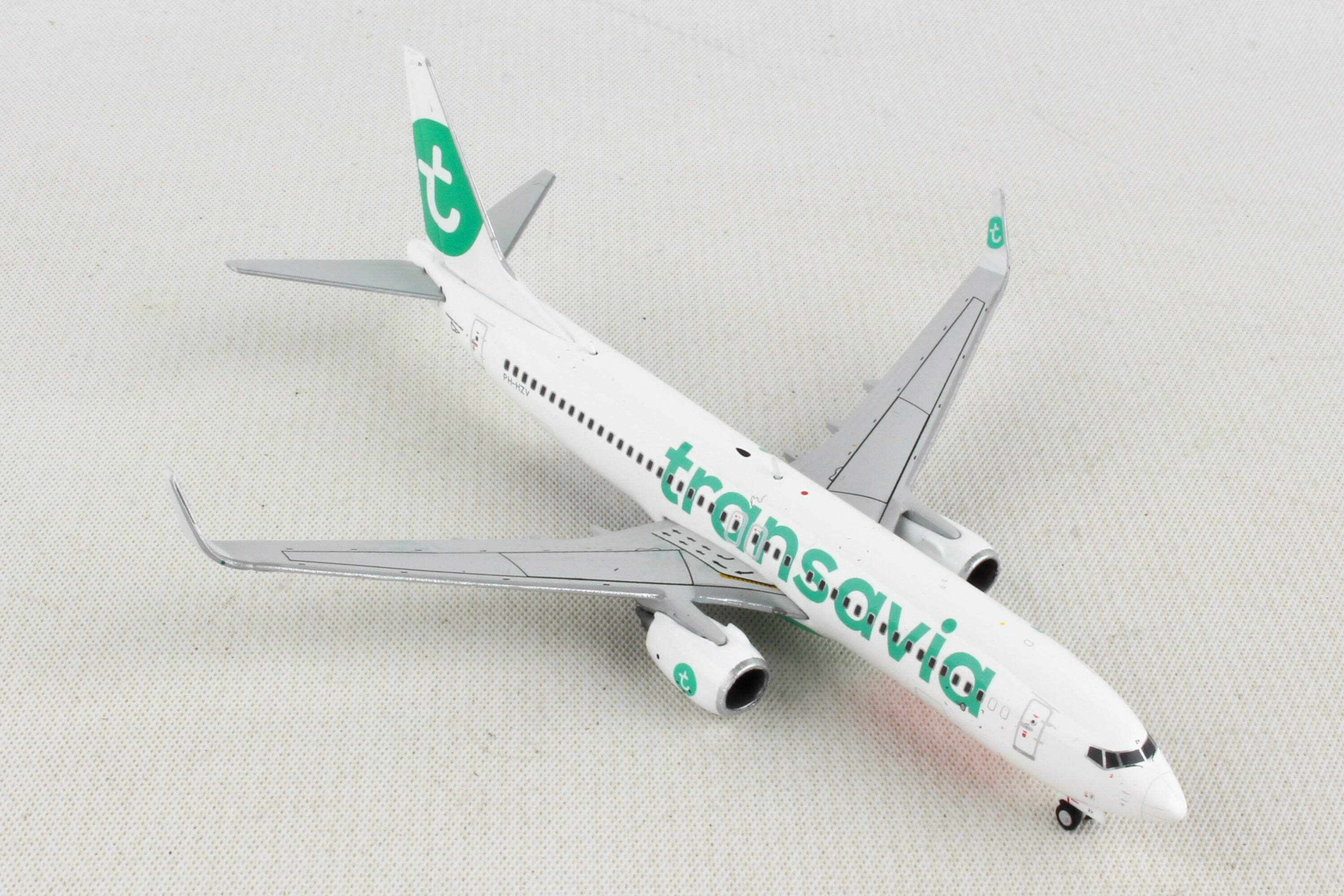 Gemini Jets GJ1977 1-400 Scale Registration No.PH-HZV Transavia 737-800 ...