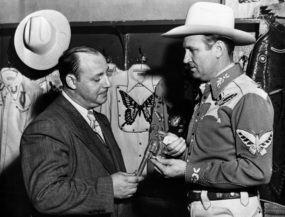 Gene Autry Talking to a Man in Suit Photo Print (8 x 10) - Walmart.com