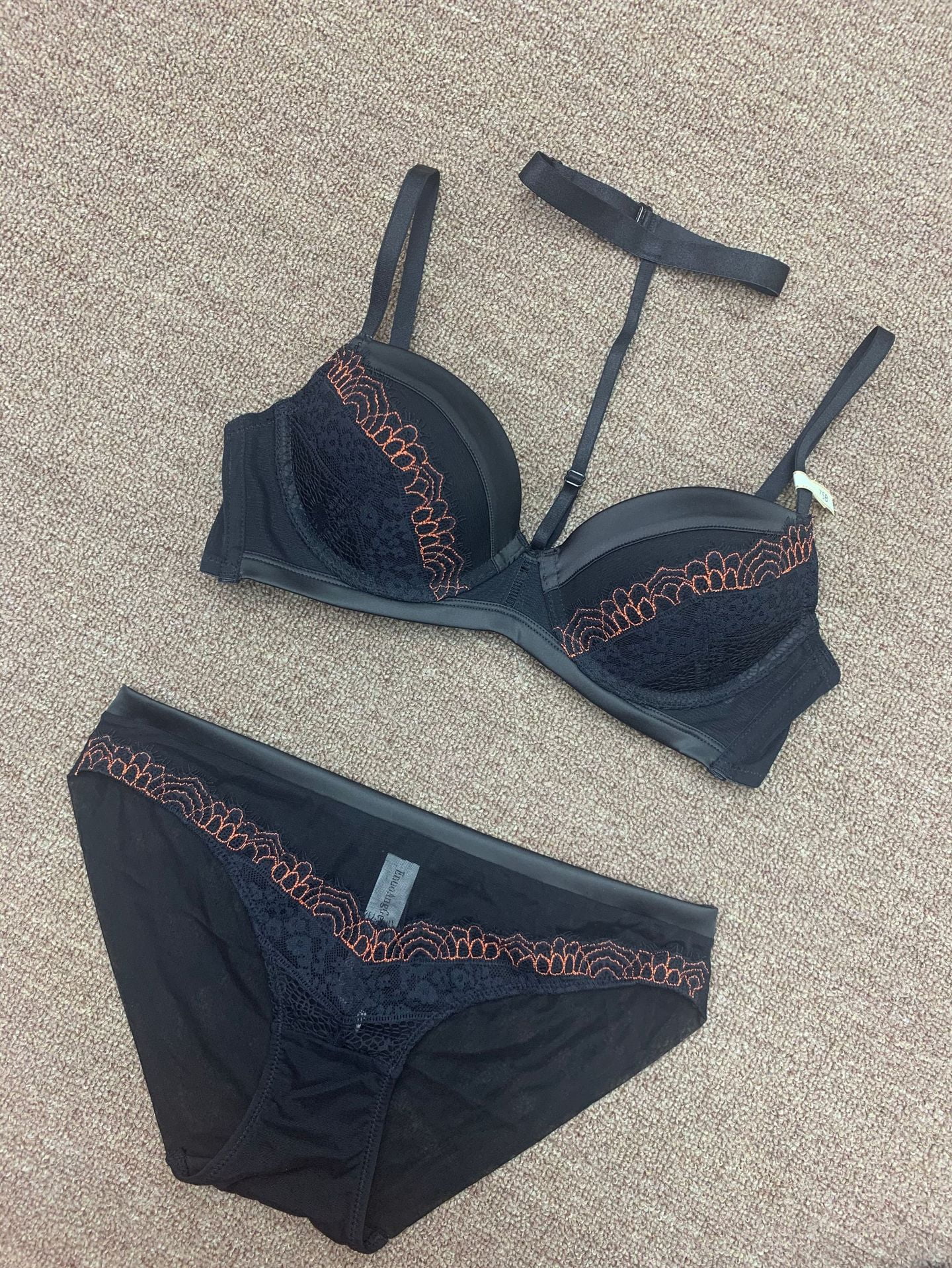 Generic 5108 Bra Set Sexy Lace Embroidery Halter Bra Contrast Color Push up Bra with Steel Ring ...