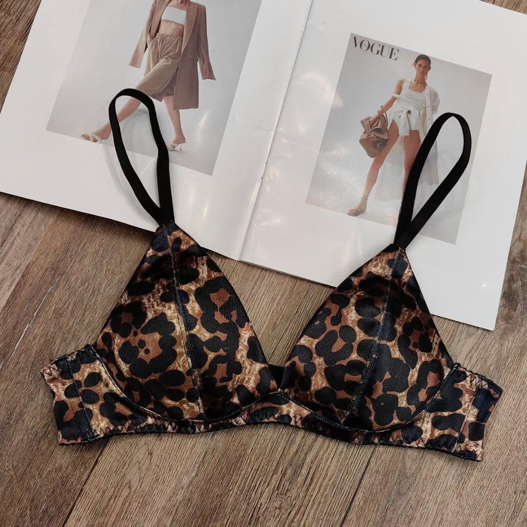 Generic French Sexy Underwear Thin Section Traceless Satin Triangle Cup ...