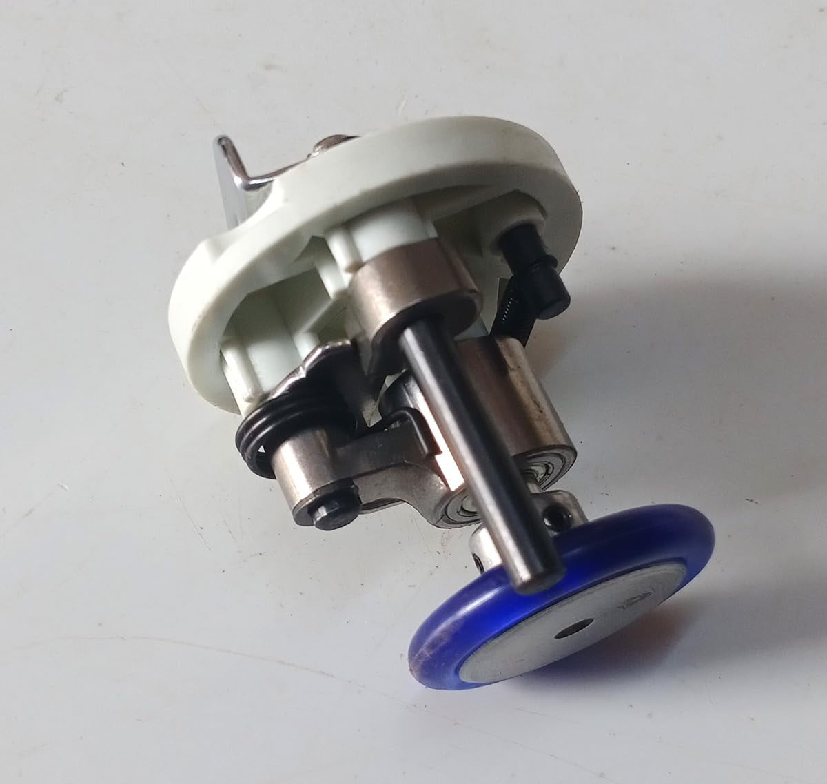 Generic Industrial Sewing Machine Bobbin Winder with Wheel for Consew ...