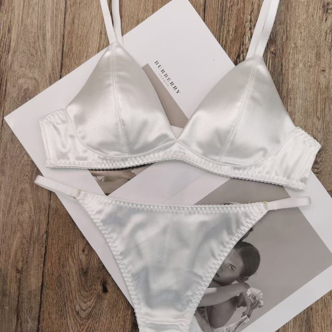 Generic Popular Sexy Wireless Underwear Thin Section Traceless Satin ...