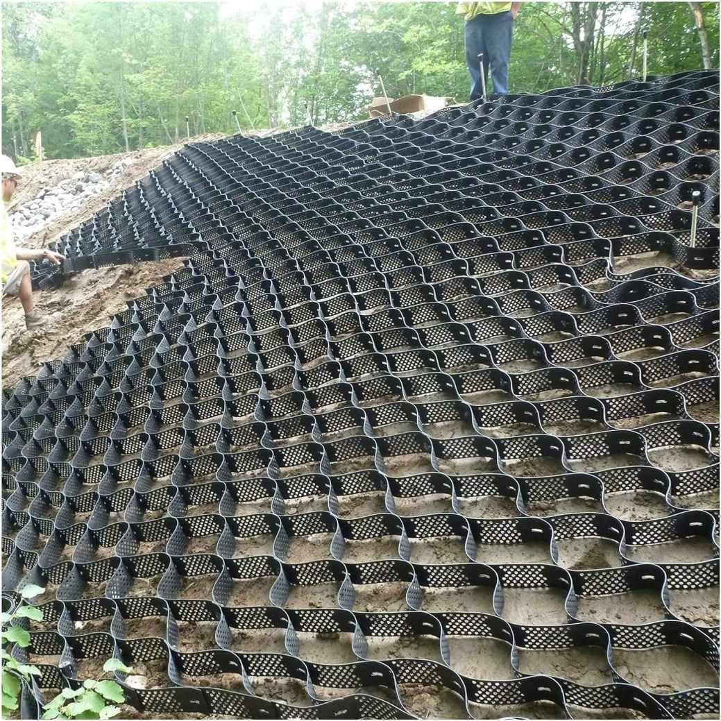 Geogrid 2 Inch, Steep Hill Erosion Control/Retaining Wall Wet Clay Area ...