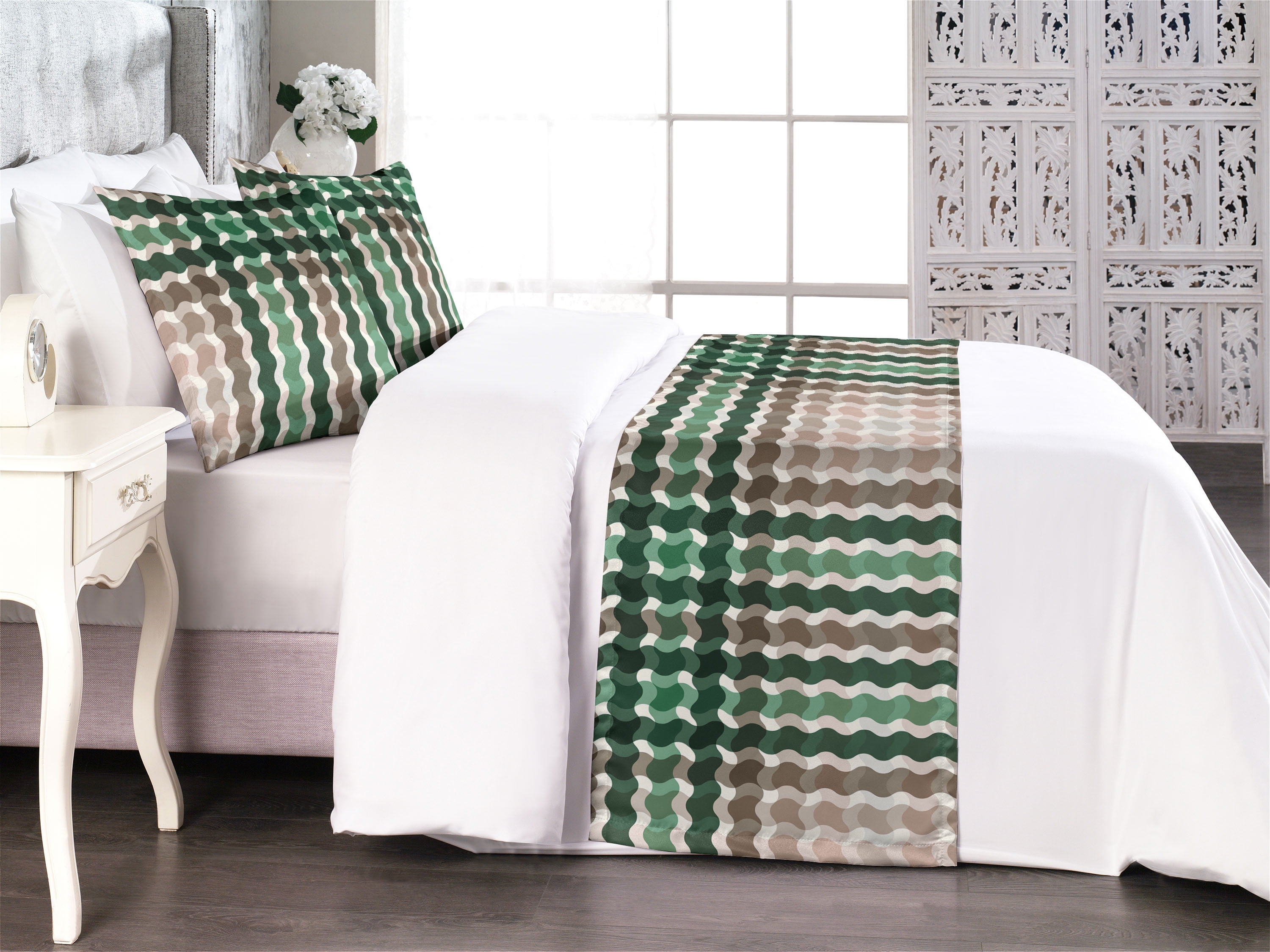 Geometric Bed Runner Set, Intersecting Vertical and Horizontal Wave ...