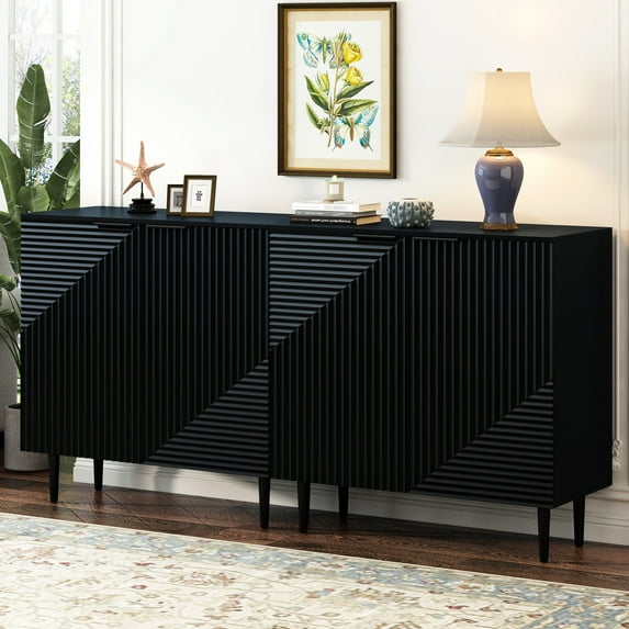 Geometric Pattern on Doors for Stylish Touch / Enough Space for ...