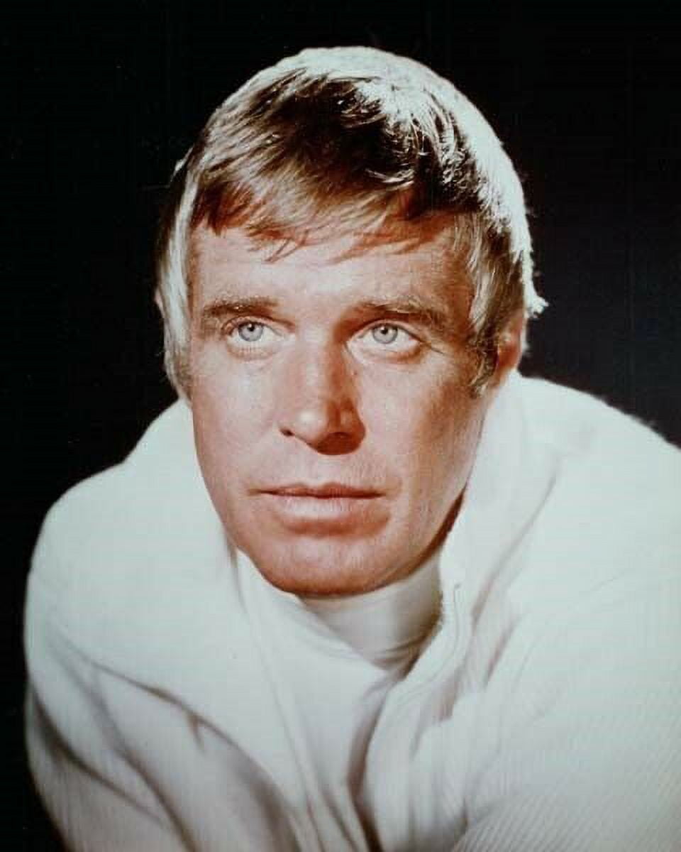 George Peppard in white turtle neck & cardigan as Banacek 8x10 inch ...