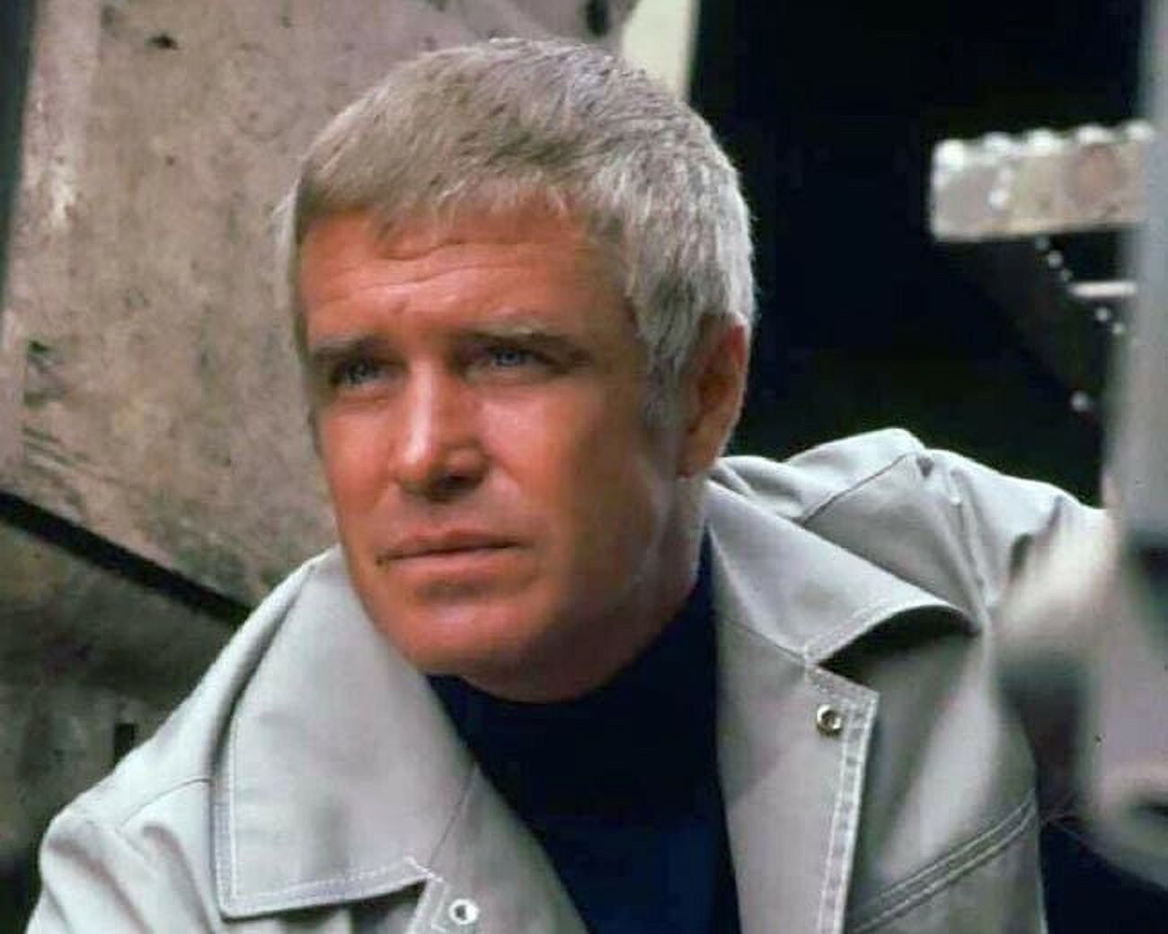George Peppard wears white safari jacket & turtle neck as Banacek 8x10 ...
