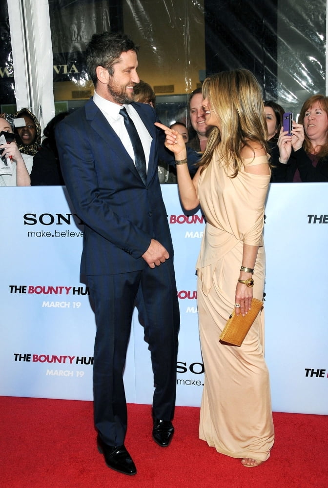Gerard Butler Jennifer Aniston At Arrivals For The Bounty Hunter ...