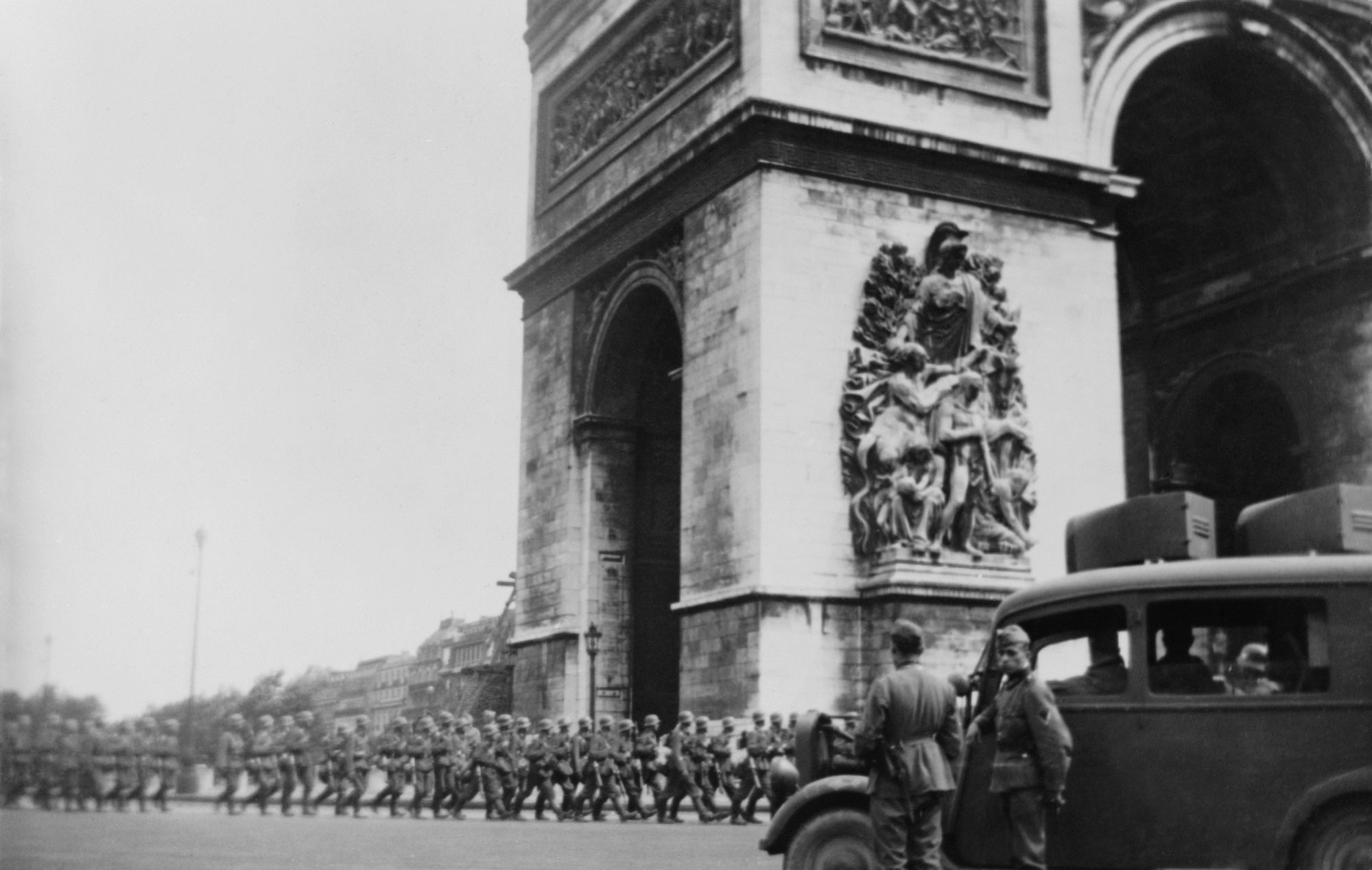 German Troops Marching Around Arc De Triomphe History (24 x 18 ...