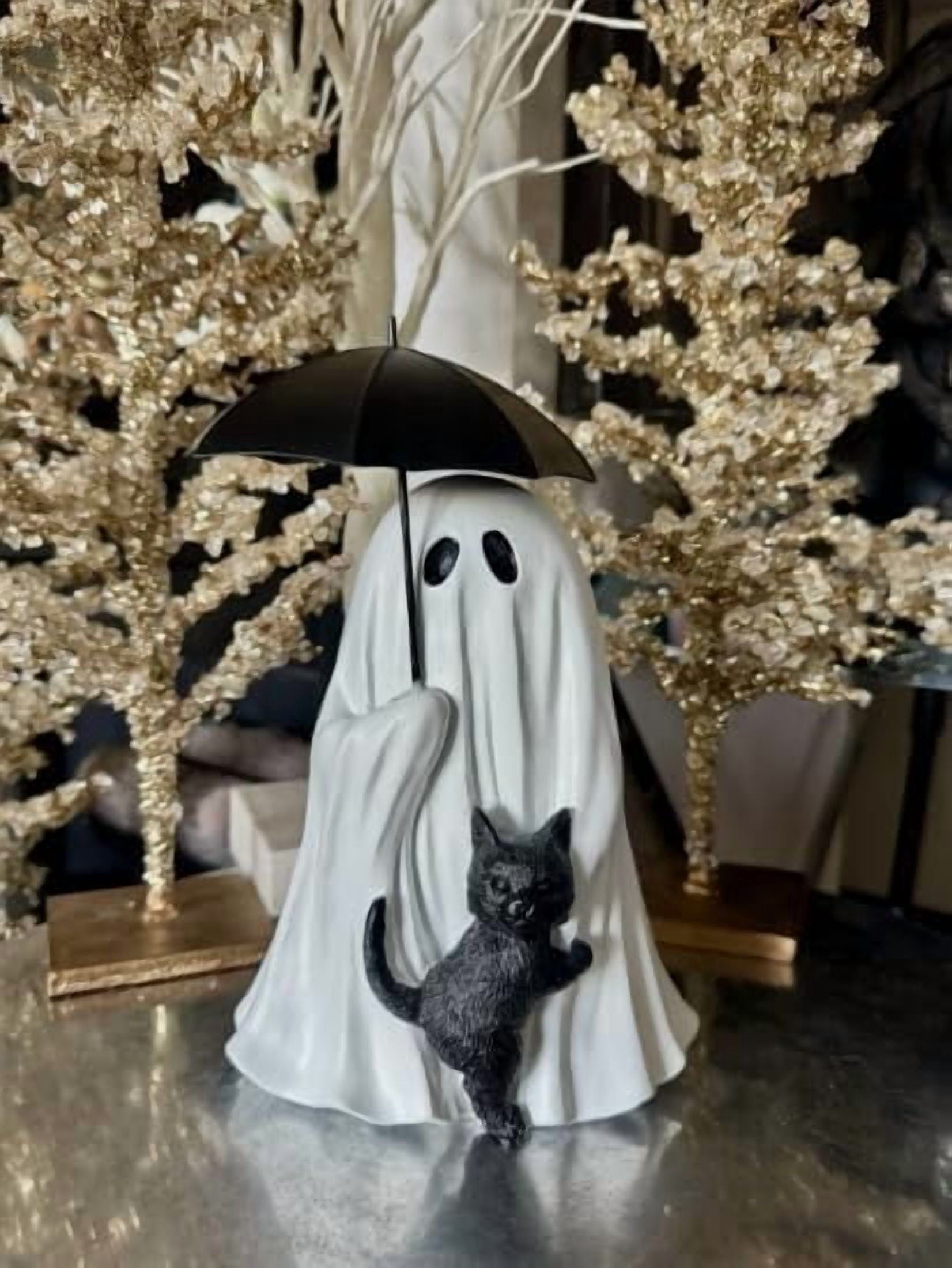 Ghost Holding a Cat Statue, Cute Ghost Holding Black Cat Figurine ...