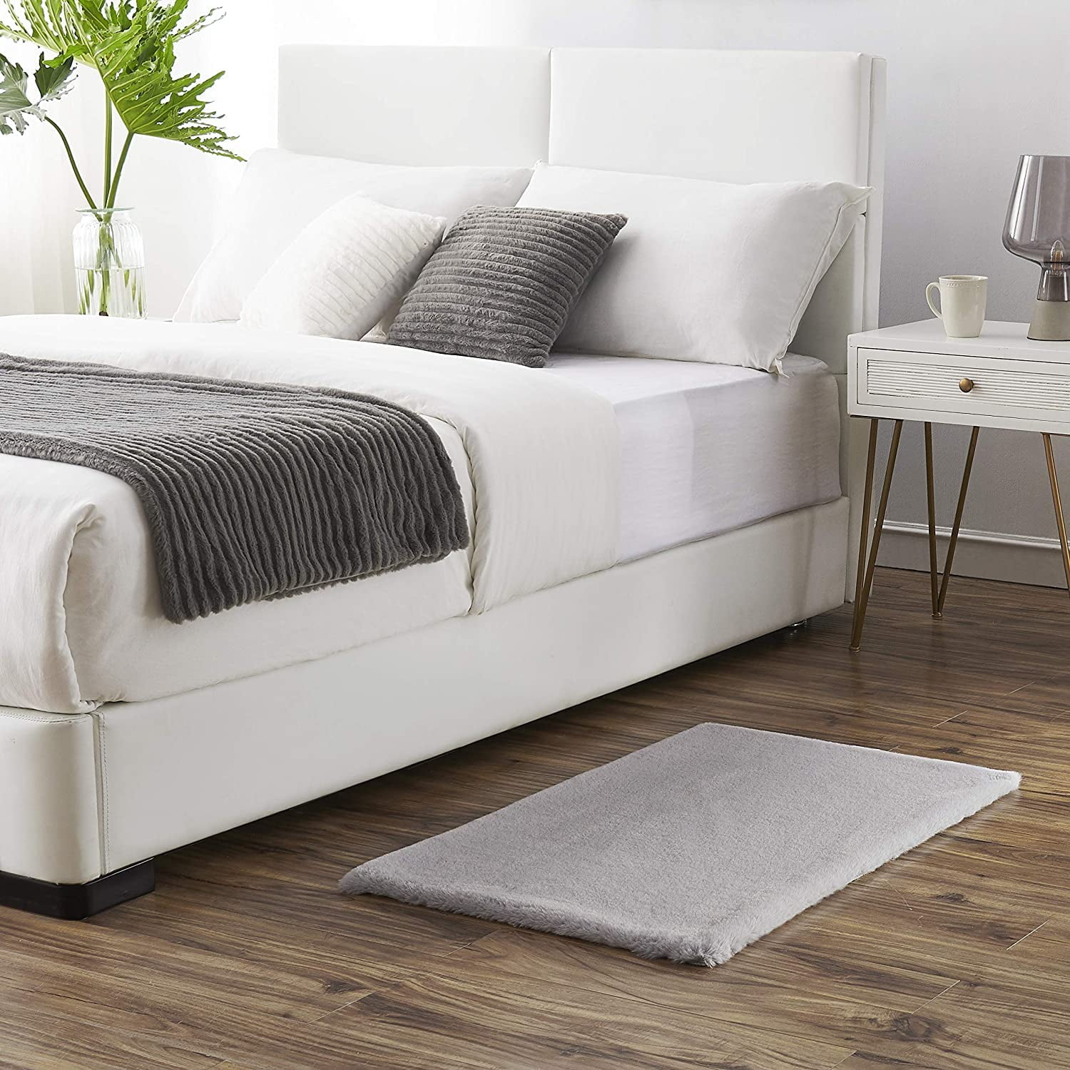 Ghouse 2x3 Soft Grey Faux Fur Rug, Machine Washable Area Rugs for ...