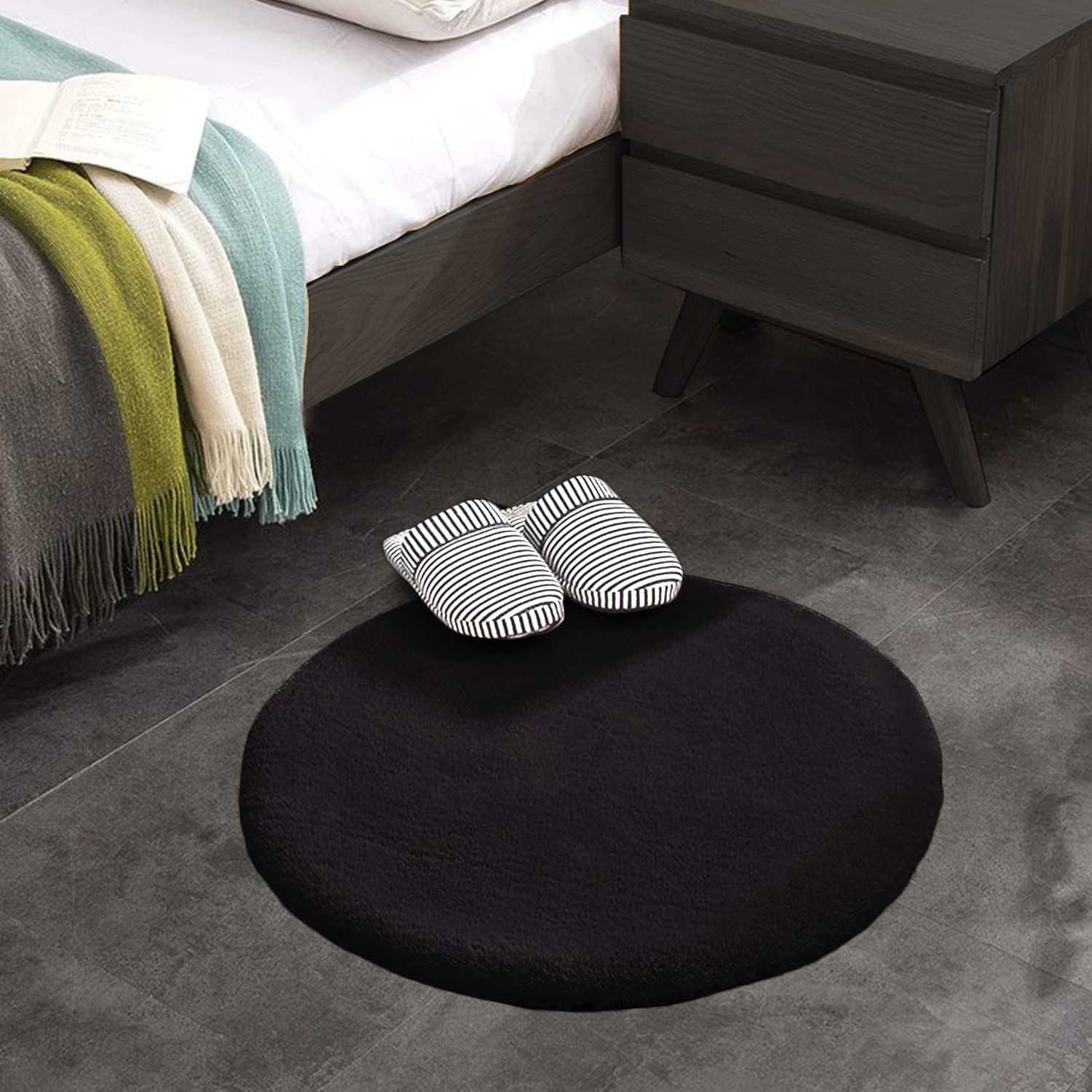 Ghouse 3x3 Soft Black Faux Fur Round Rug, Machine Washable Area Rugs ...