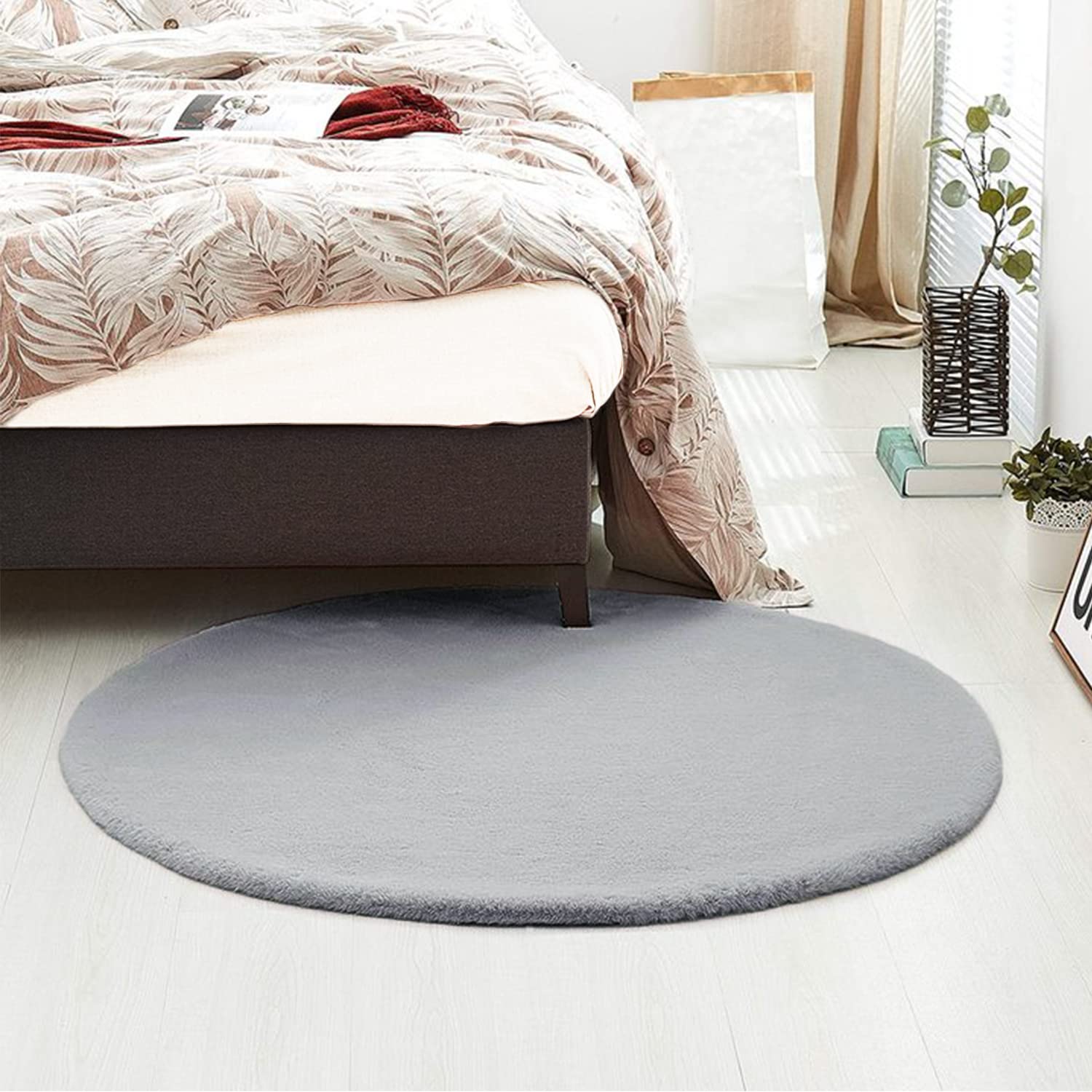Ghouse 5x5 Soft Grey Faux Fur Round Rug, Machine Washable Area Rugs for ...