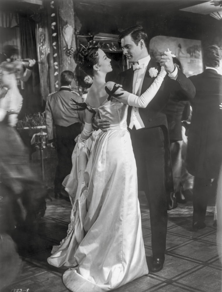 Gigi Couple Dancing Photo Print (8 x 10) - Walmart.com